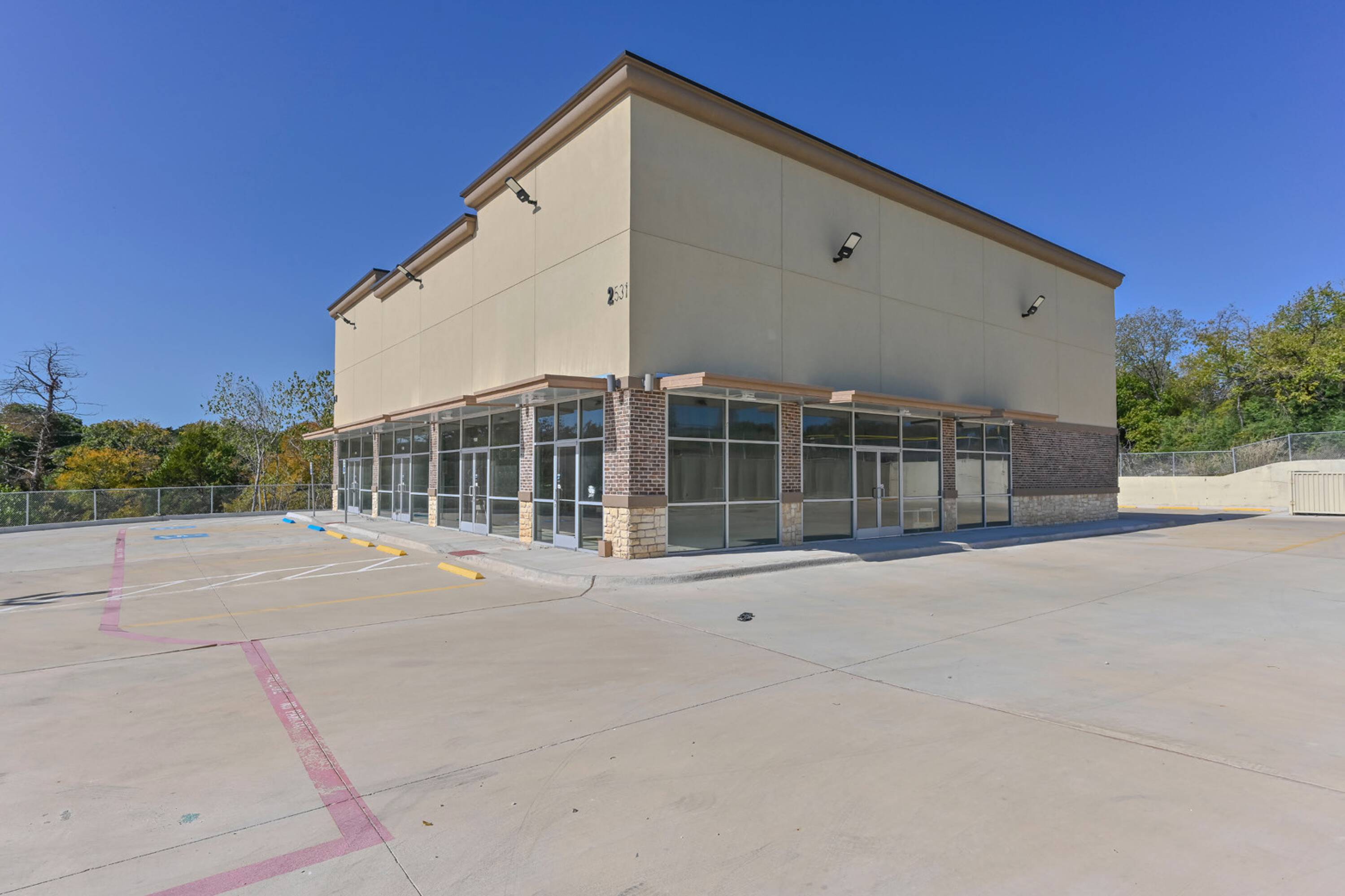 2531 W Ledbetter Dr, Dallas, TX 75233 | Crexi.com