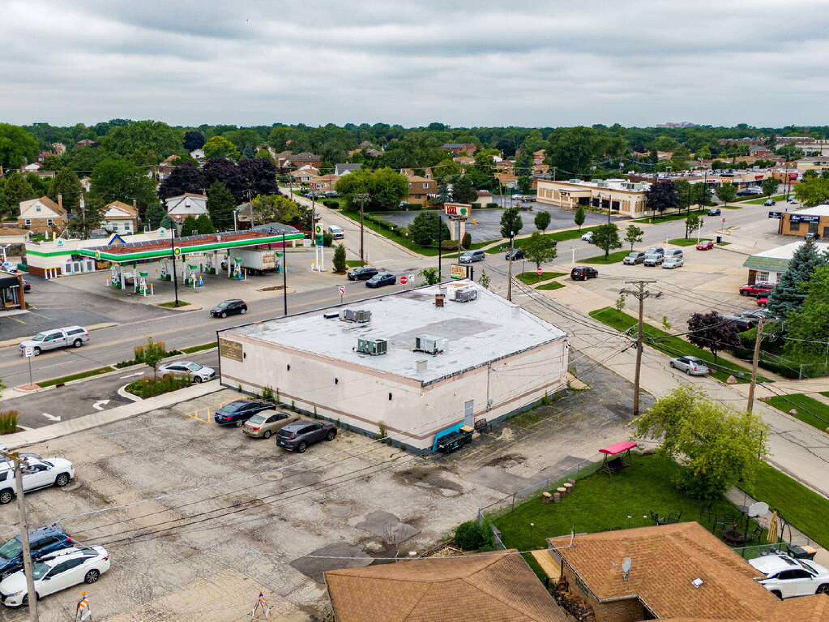 7665 N Milwaukee Ave, Niles, IL 60714 | Crexi.com