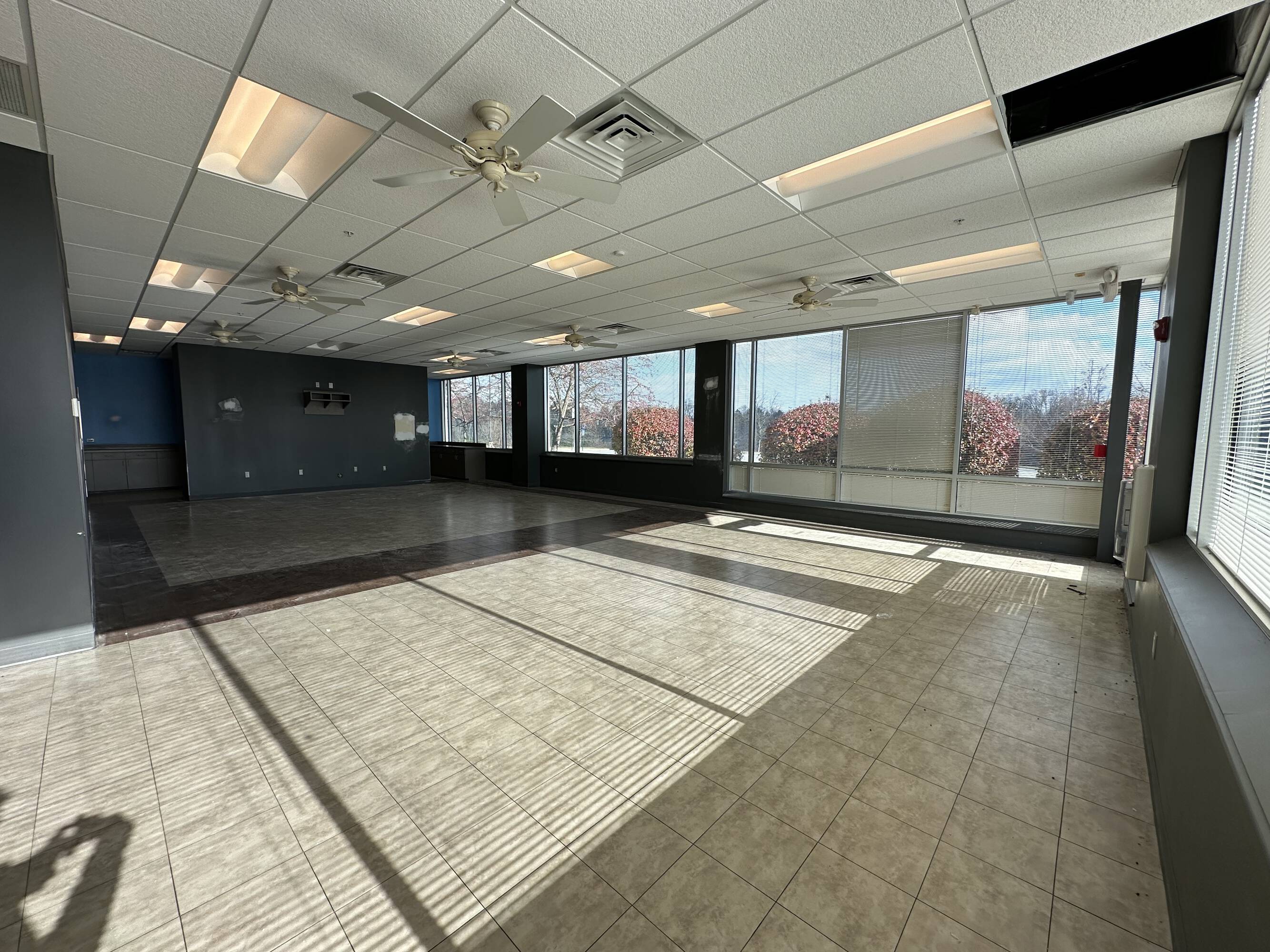 201 LITTLE FALLS DR Wilmington DE 19808-1674 APN: 0703100020 | Crexi.com