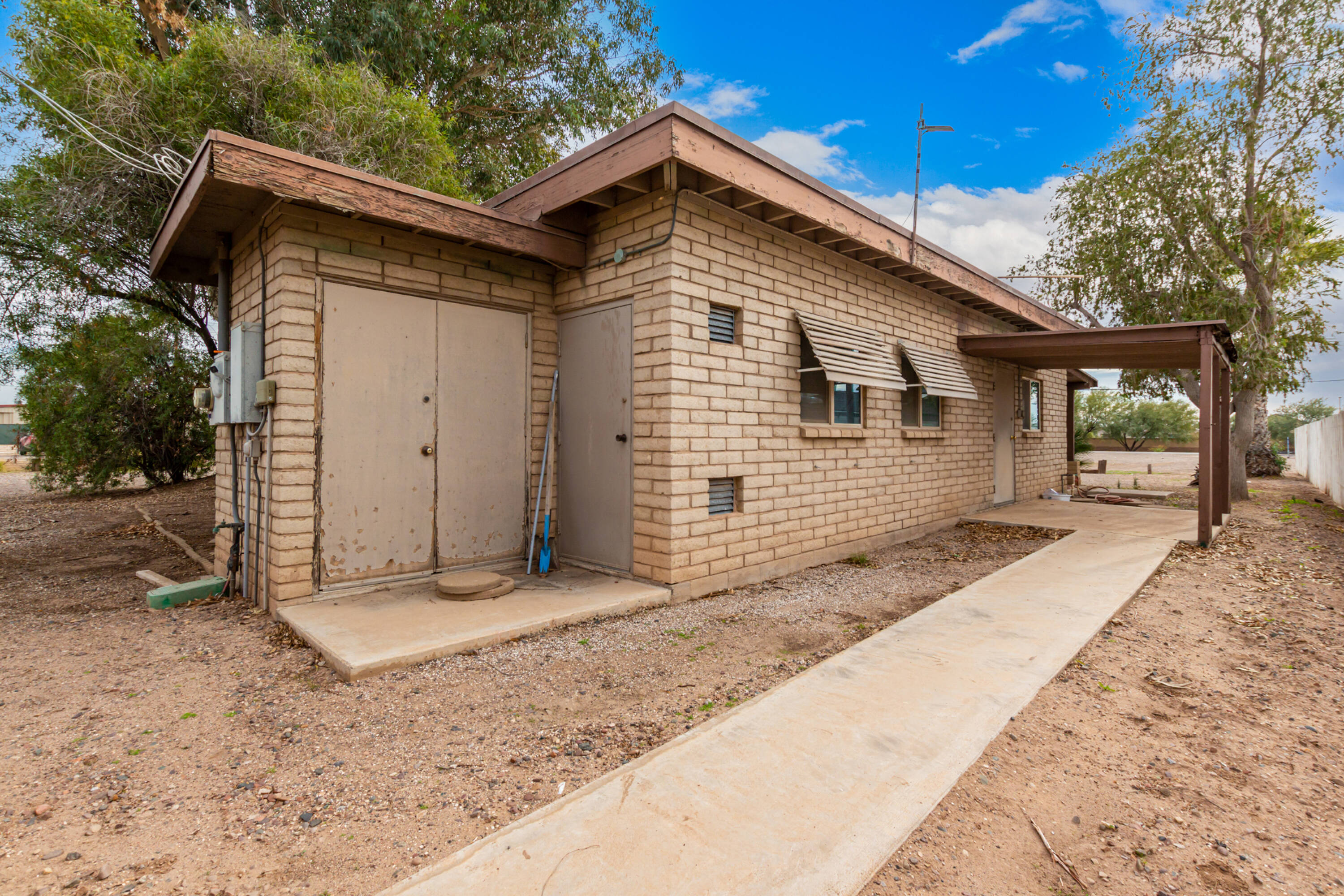25590 W US HIGHWAY 85 Buckeye AZ 85326-5216 APN: 40032001M | Crexi.com