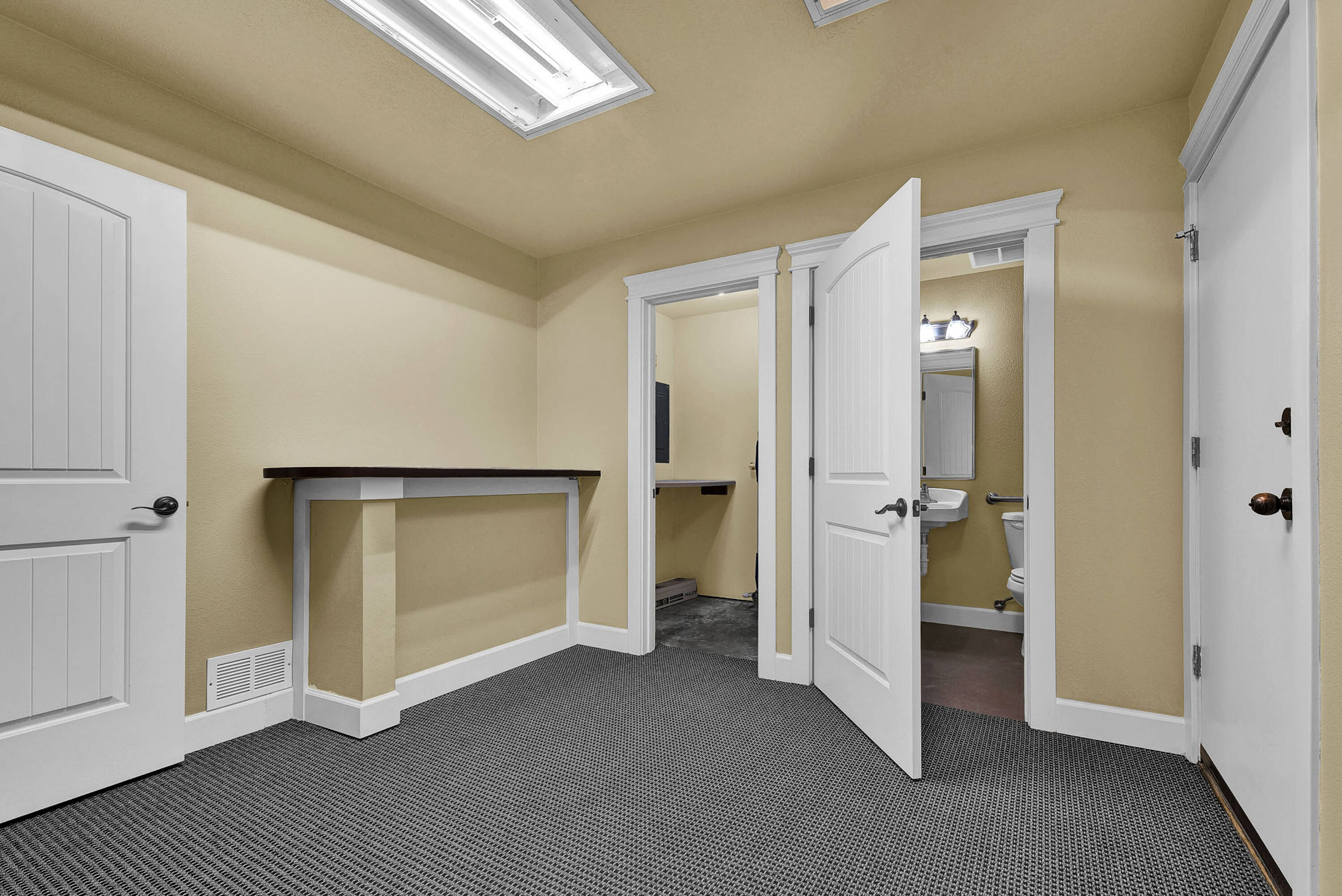 216 12TH AVE RD Nampa ID 83686-5013 APN: R1061800000 | Crexi.com