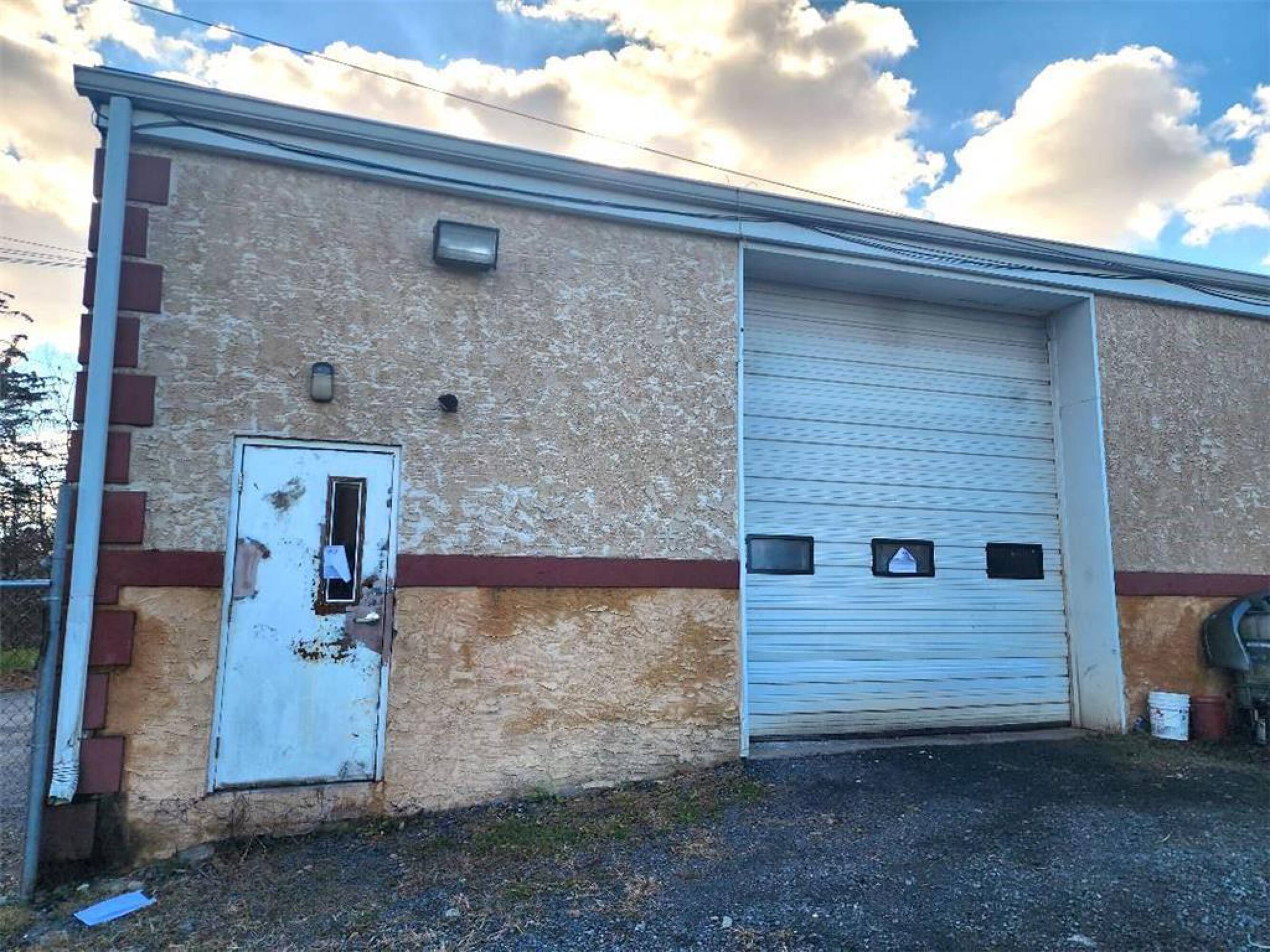 5477 Mauser St, Laurys Station, PA 18059 | Crexi.com