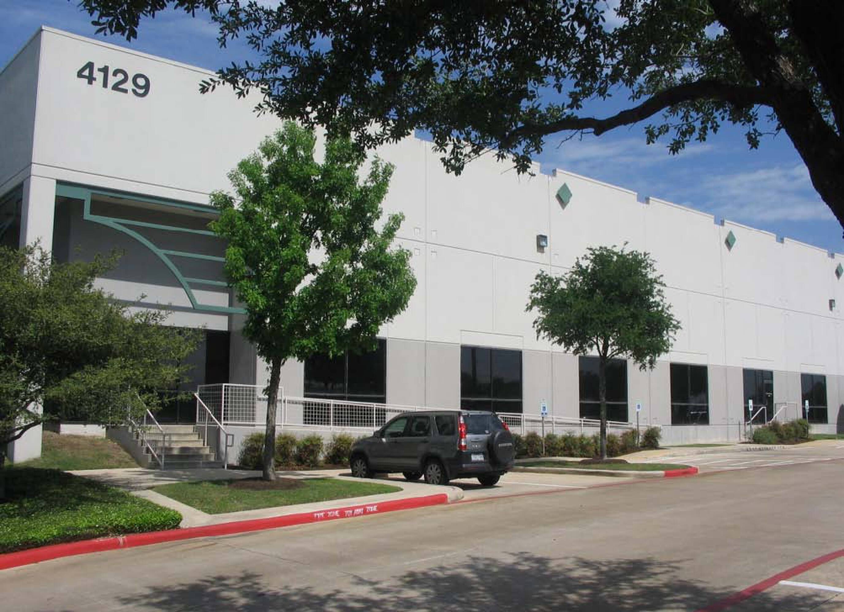 4129 Commercial Center Dr, Austin, TX 78744 | Crexi.com
