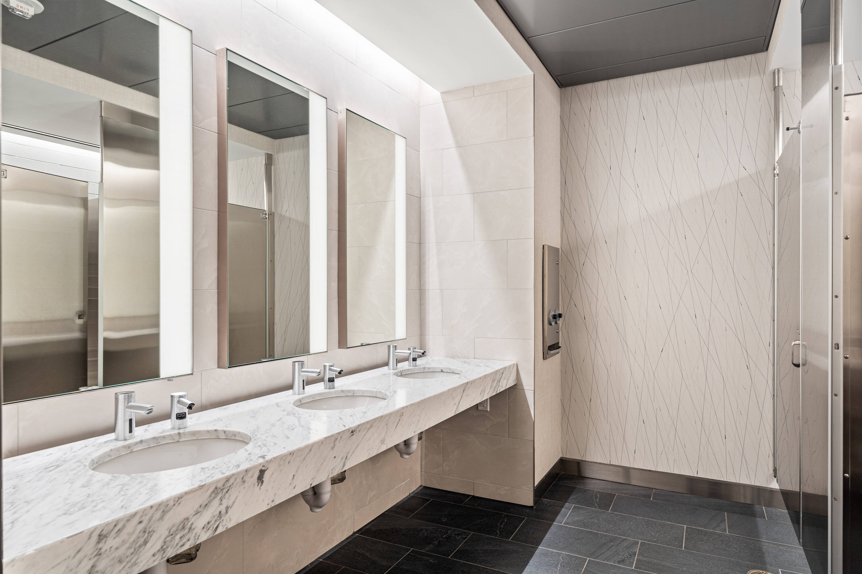 7500 Old Georgetown Rd, Bethesda, MD 20814 | Crexi.com