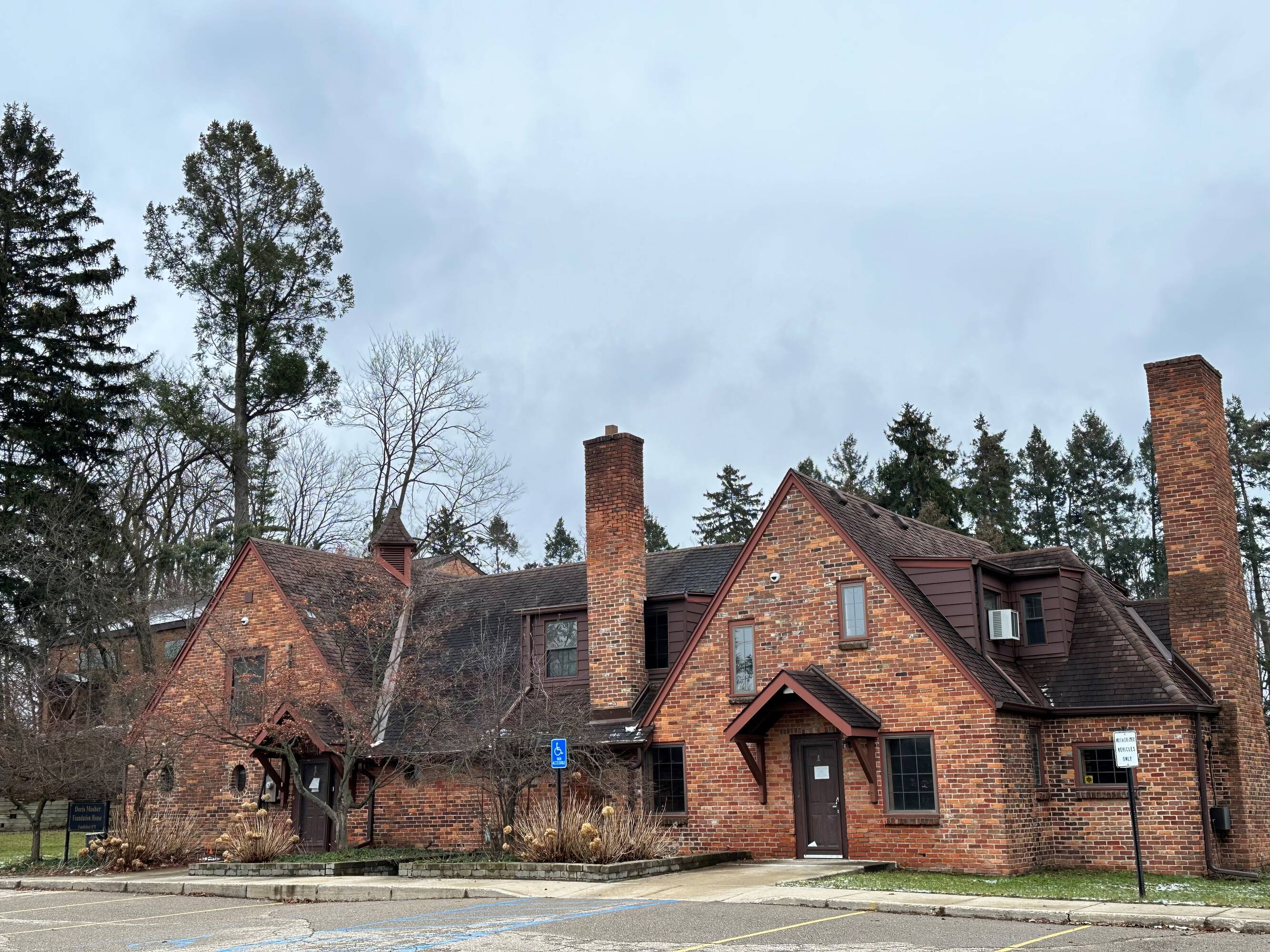 2480 Opdyke Rd, Bloomfield Hills, MI 48304 | Crexi.com