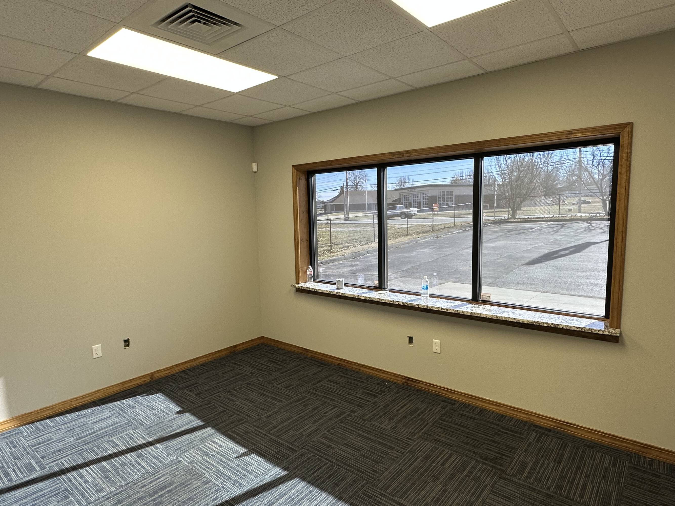 2807 W Kearney St, Springfield, MO 65803 | Crexi.com