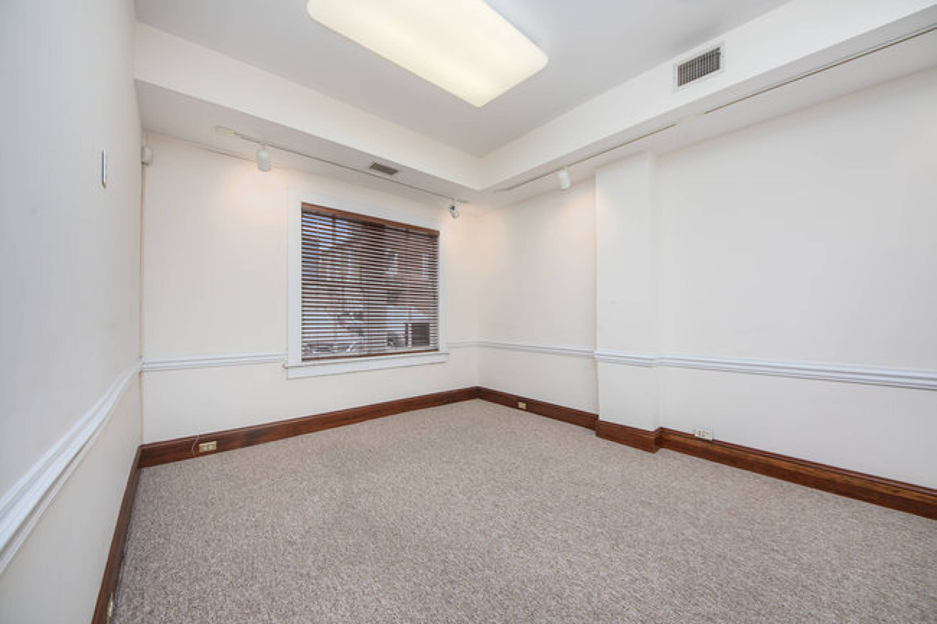912 Princess Anne St, Fredericksburg, VA 22401 | Crexi.com