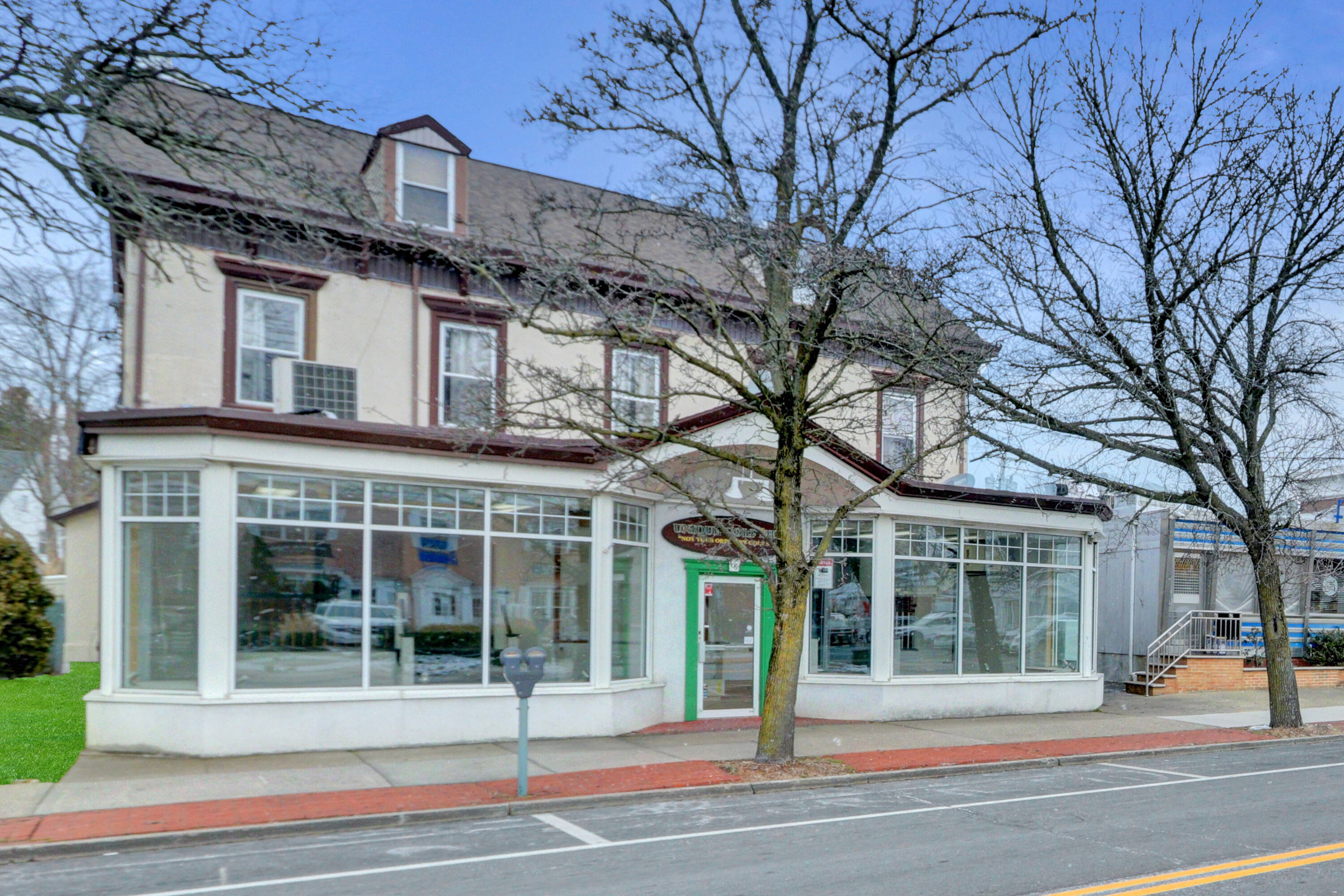 W MAIN ST Babylon, Village NY 11702 APN: 0102010000300011000 | Crexi.com