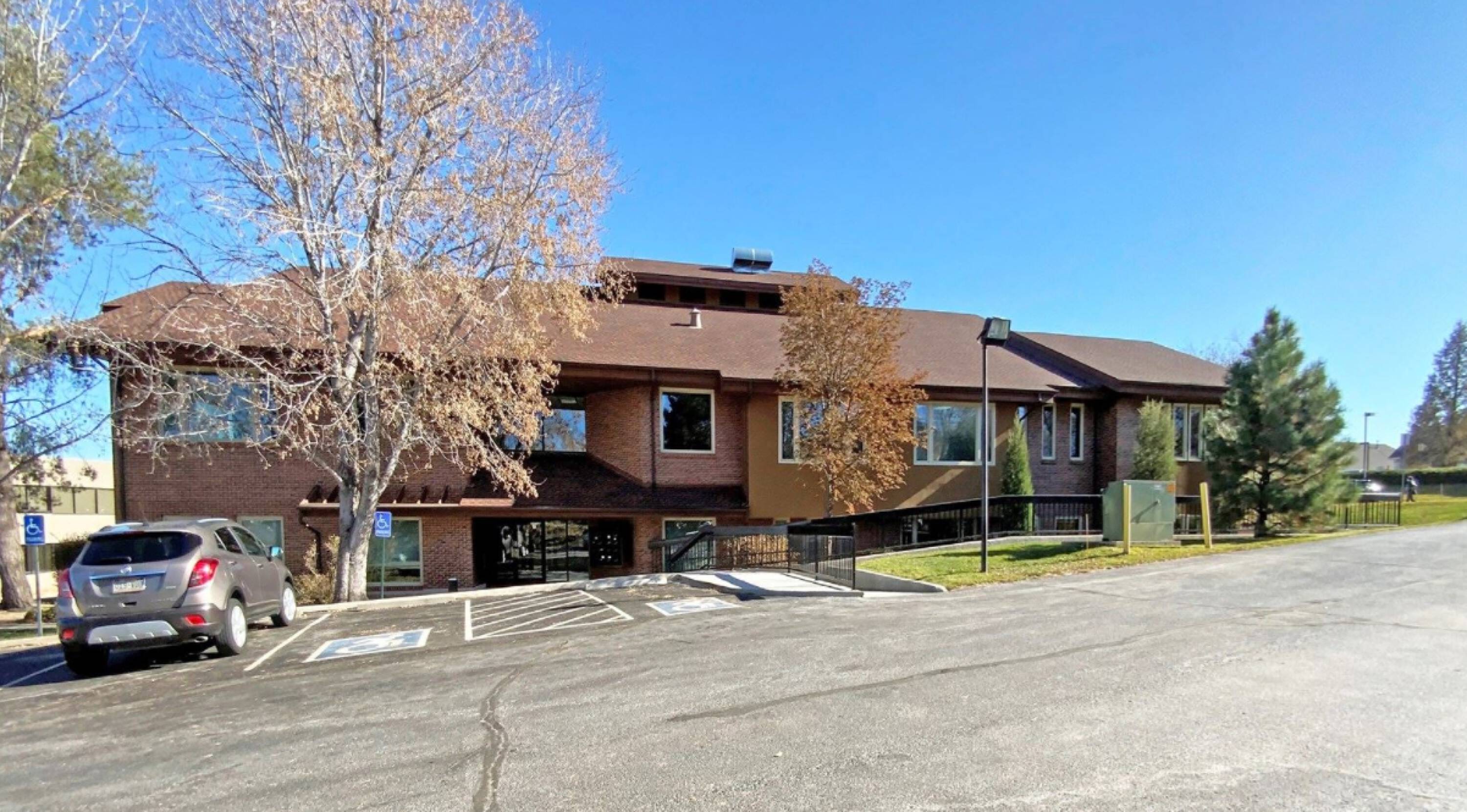 620 Southpointe Ct, Colorado Springs, CO 80906 | Crexi.com