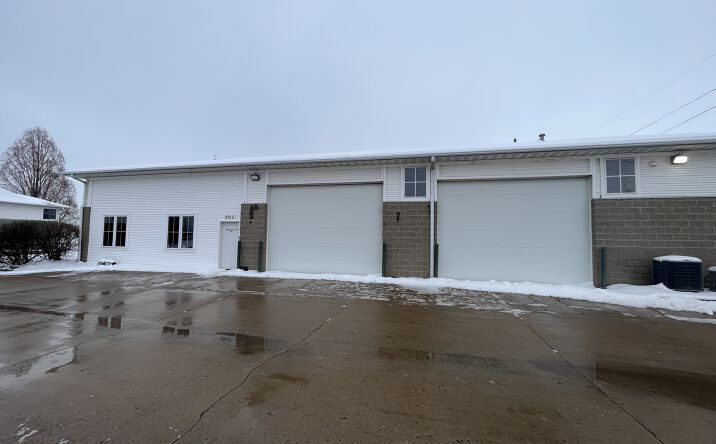 8915 N Prairie Point, Peoria, IL 61615 | Crexi.com