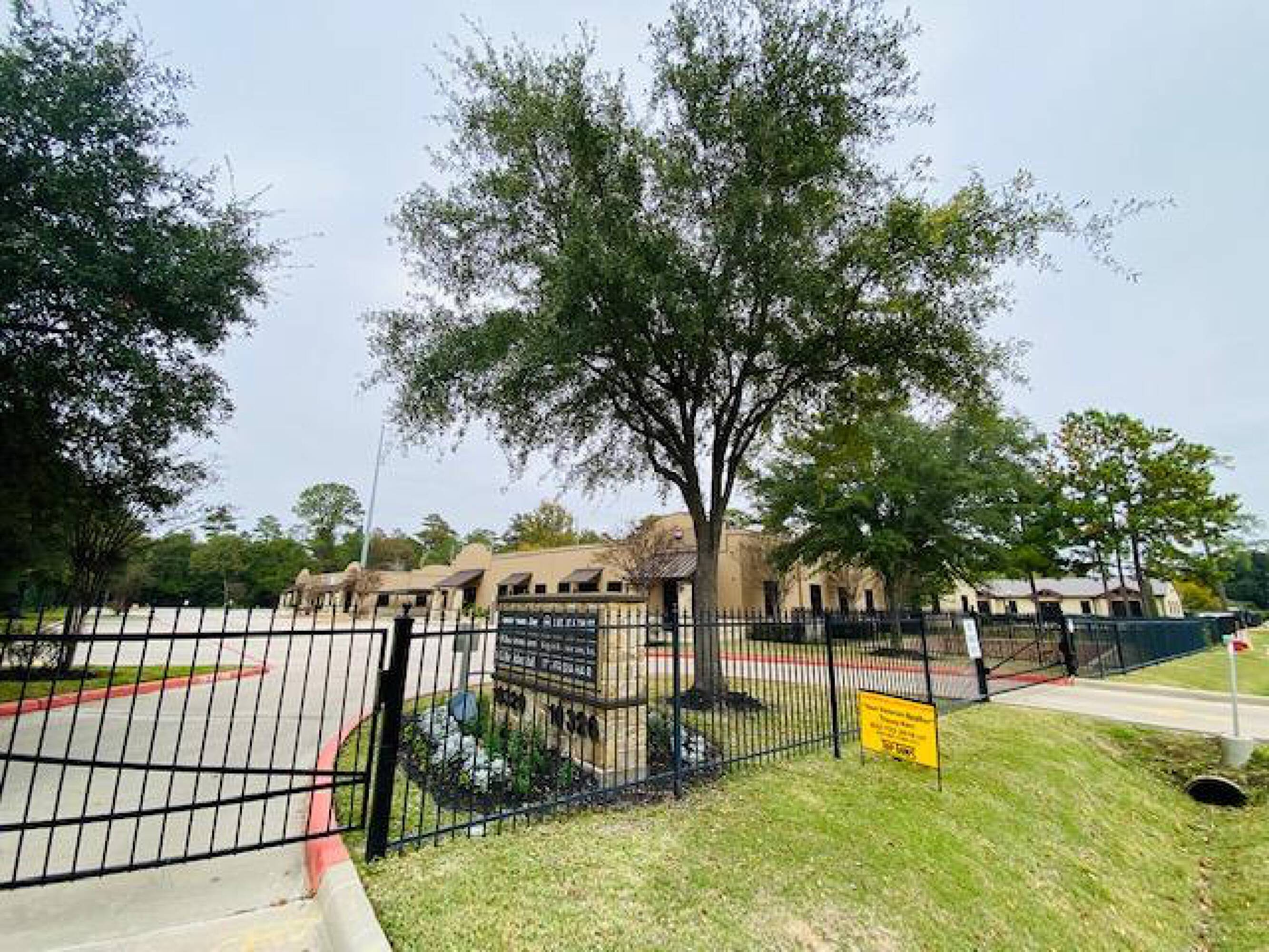 10320 Lake Rd, Houston, TX 77070 | Crexi.com