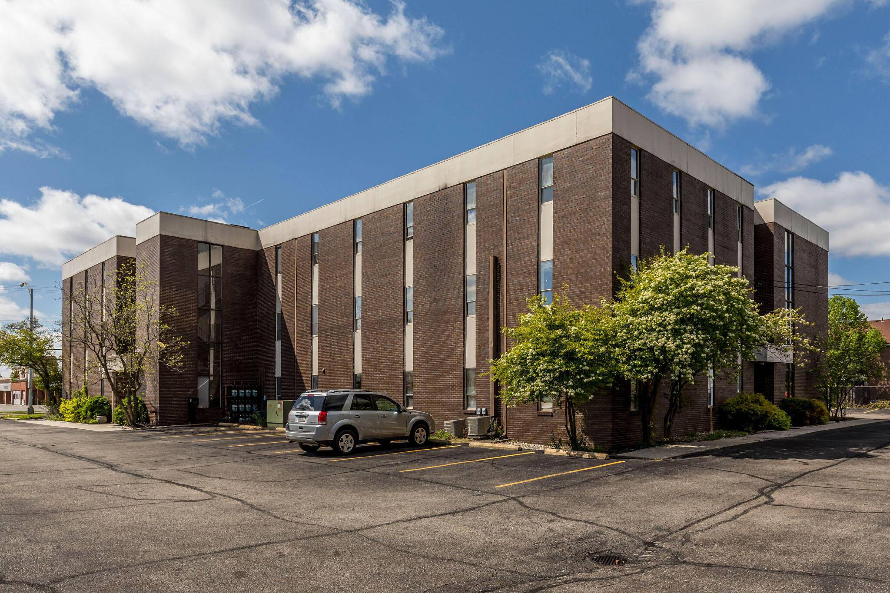 4900 Reed Road, Columbus, OH 43220 | Crexi.com