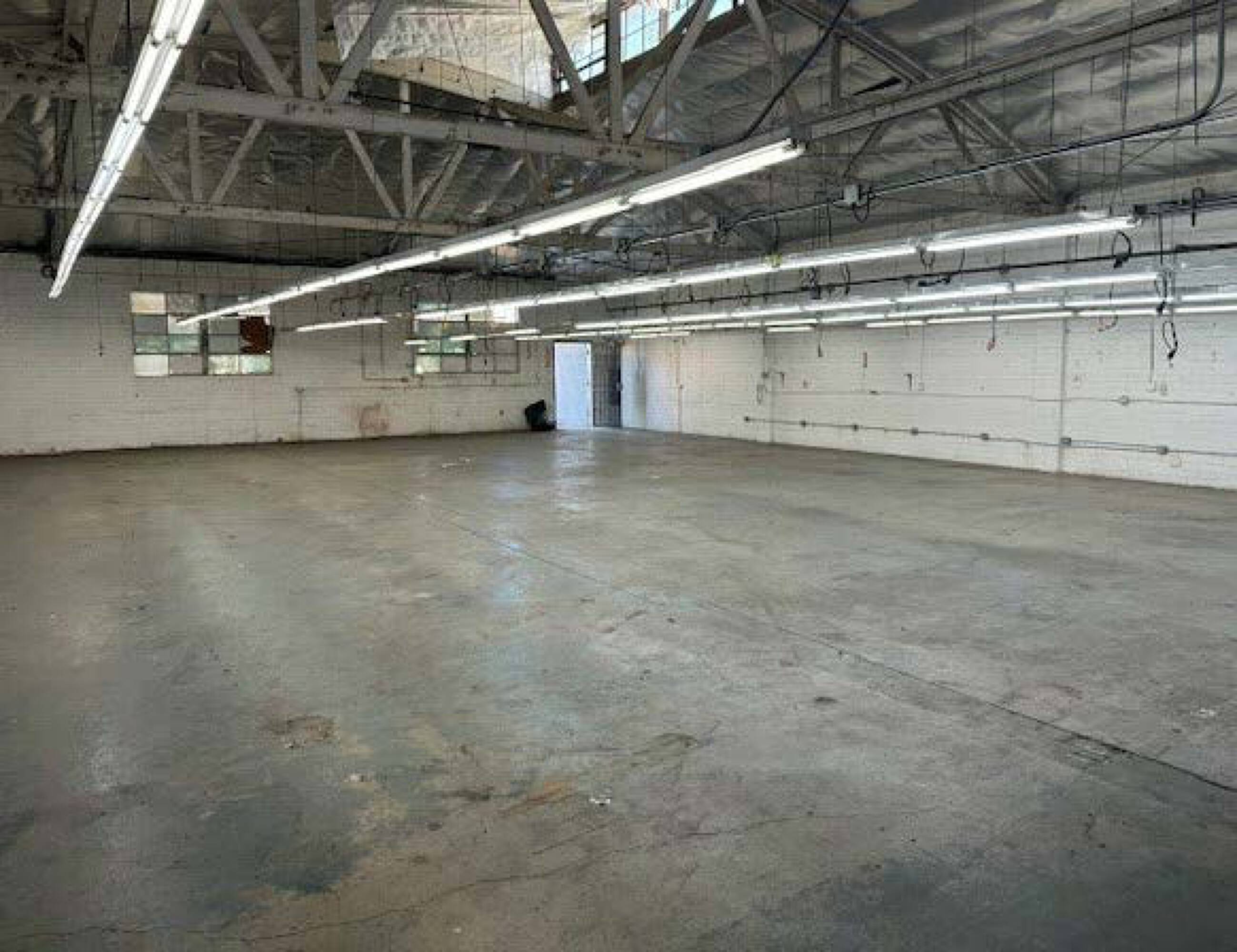 5001 HAMPTON ST Vernon CA 90058-2133 APN: 6308-010-035 | Crexi.com