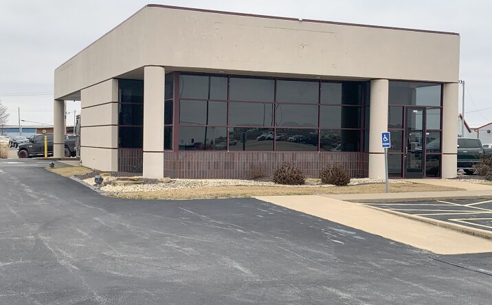 102 Sinclair Dr, Jerseyville, IL 62052 | Crexi.com