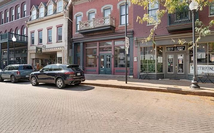 213 N Main St, Saint Charles, MO 63301 | Crexi.com