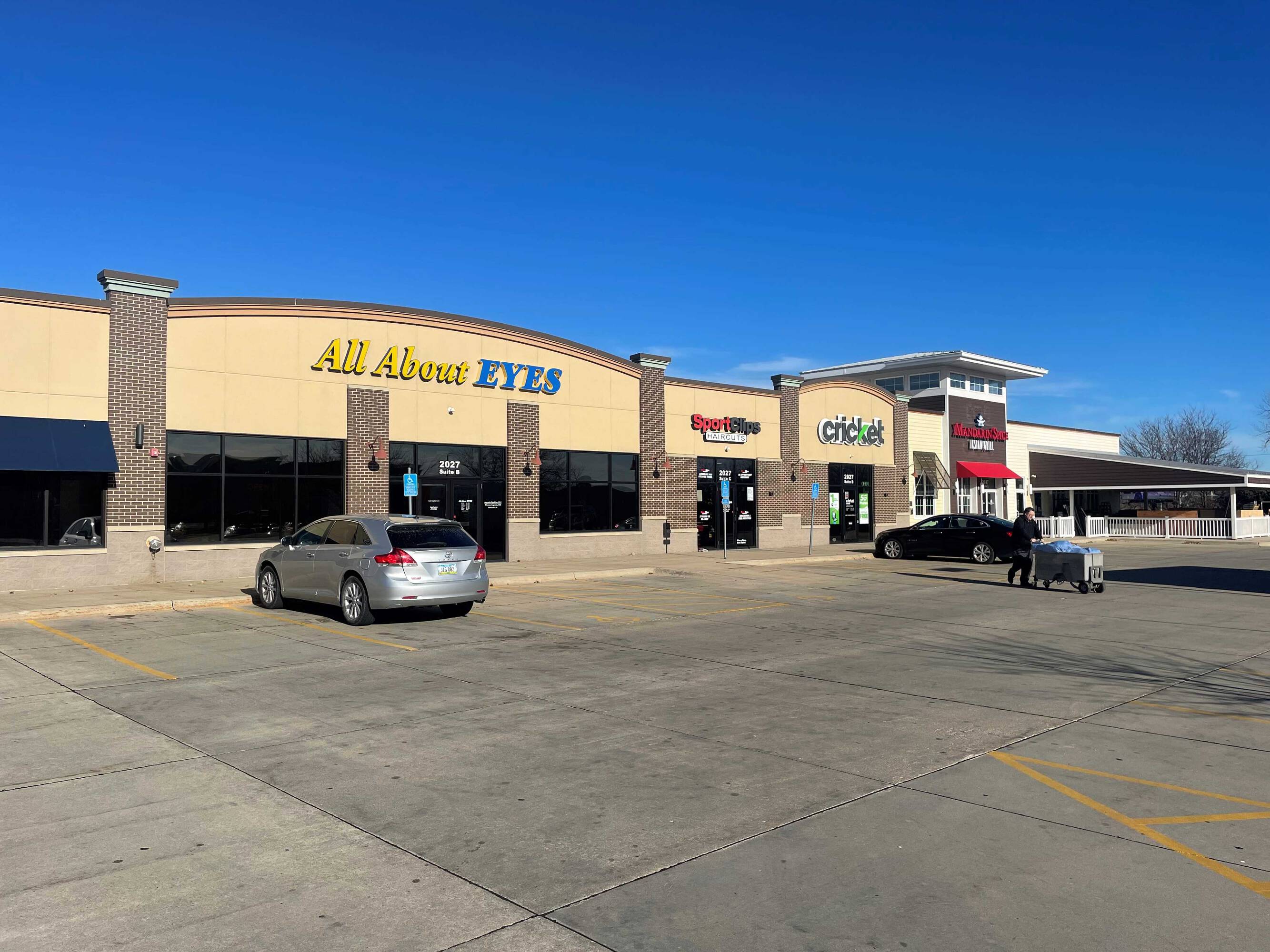 2027 Crossroads Blvd, Waterloo, IA 50702 | Crexi.com