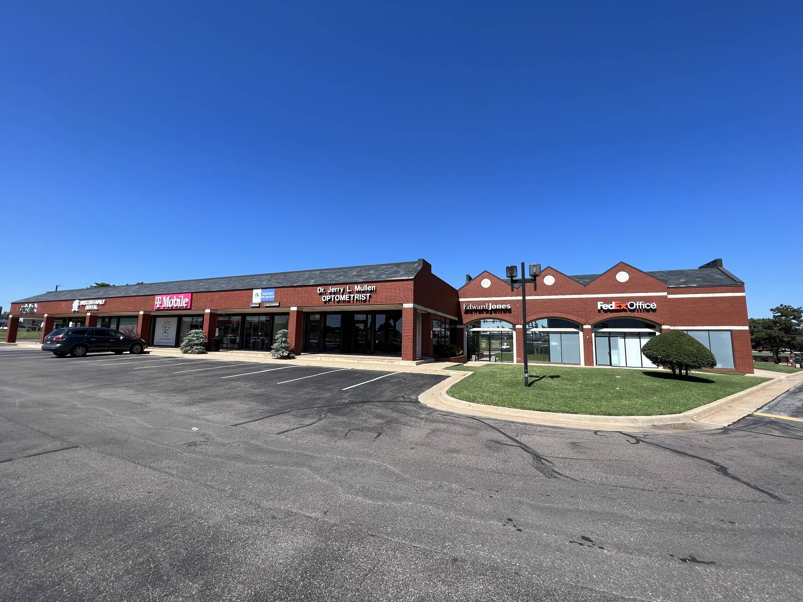 7101 Northwest Expy, Oklahoma City, OK 73132 | Crexi.com