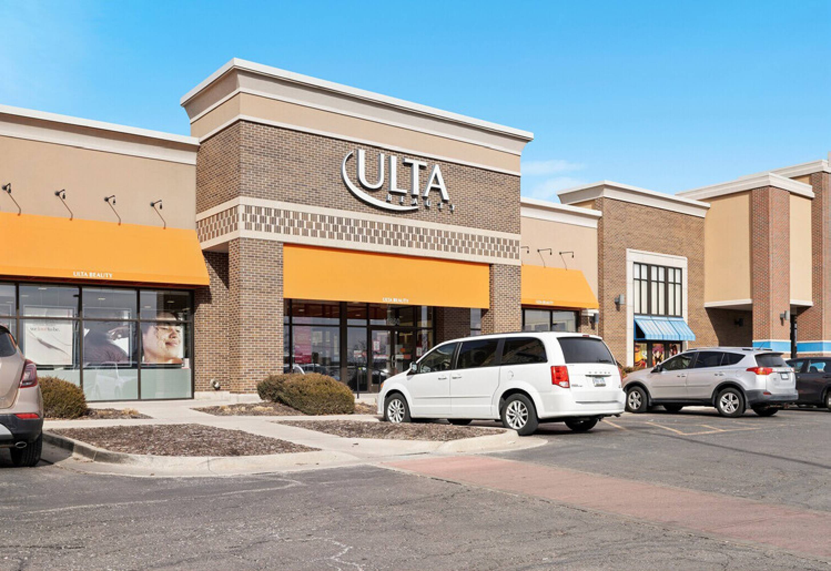 11524 W 95TH ST Overland Park KS 66214-1865 APN: NP70790000 0005 | Crexi.com