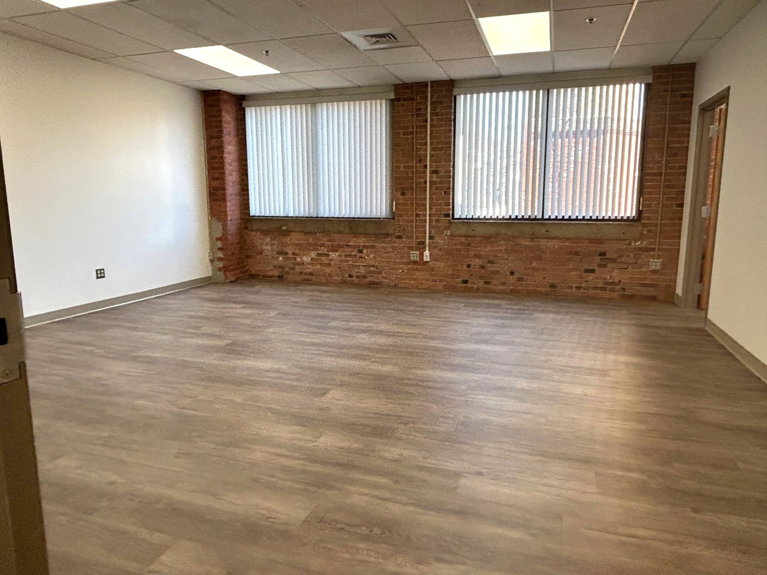 27 Siemon Company Dr, Watertown, CT 06795 | Crexi.com