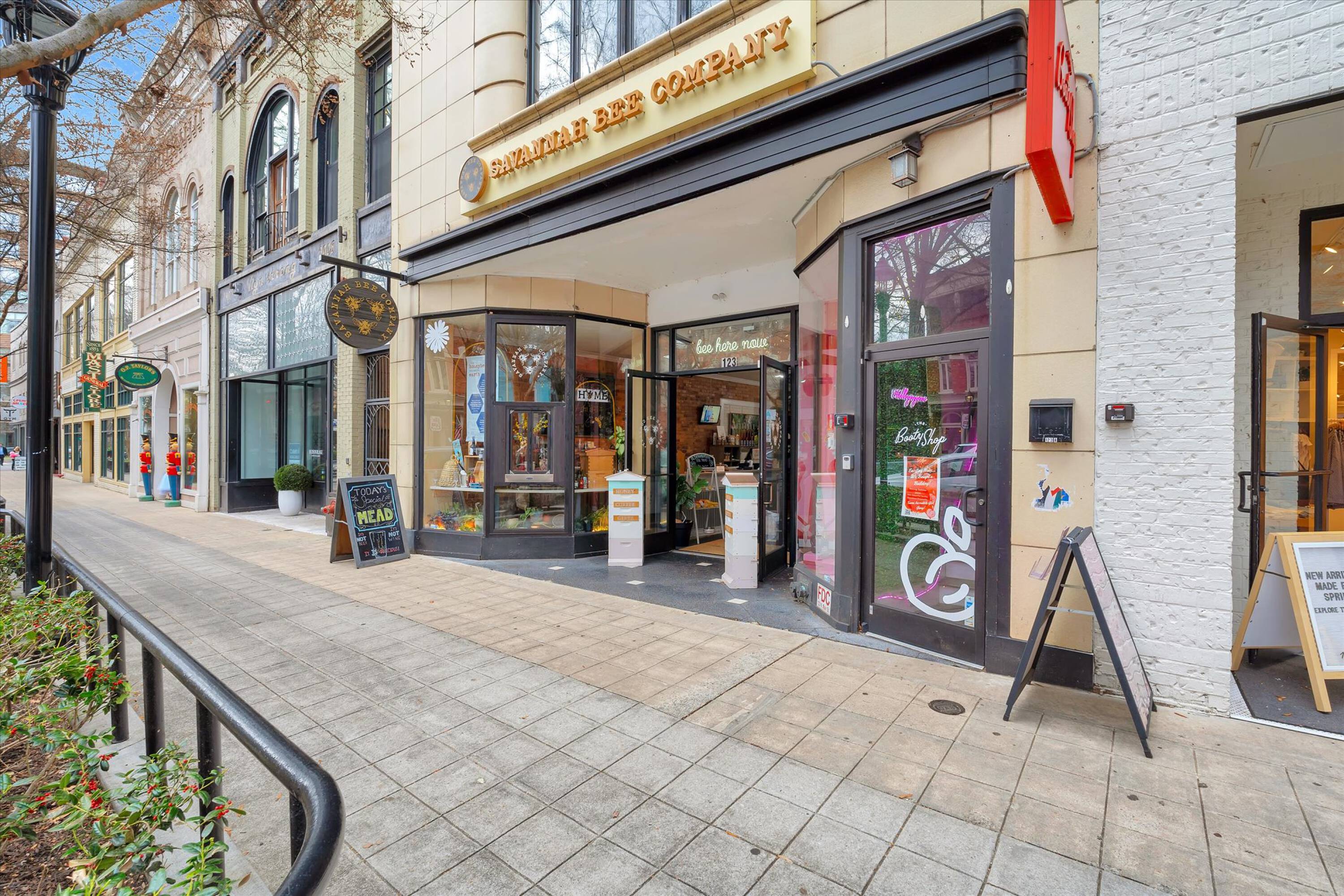 123 N Main St, Greenville, SC 29601 | Crexi.com