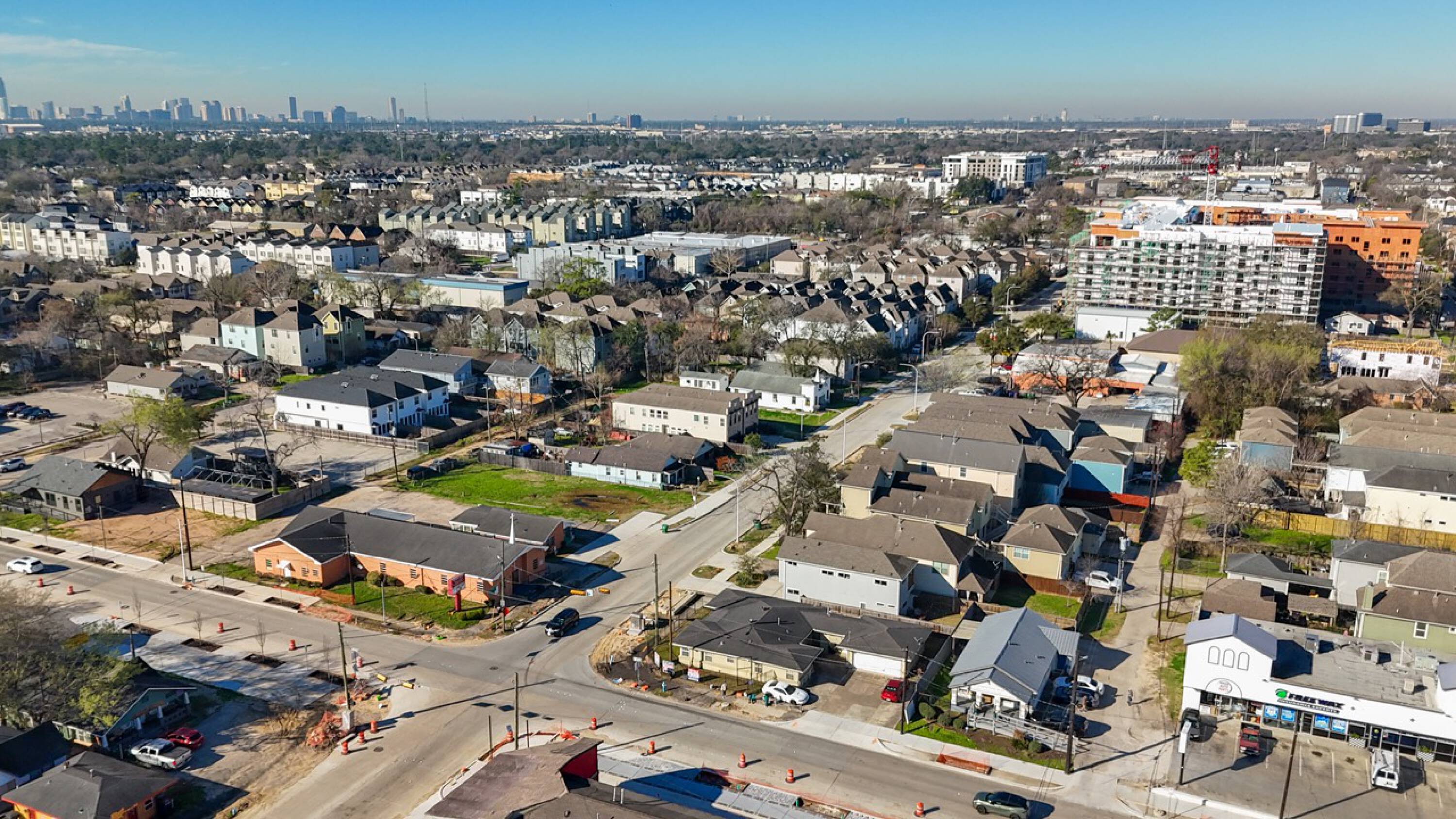 2009 N Durham Dr, Houston, TX 77008 | Crexi.com