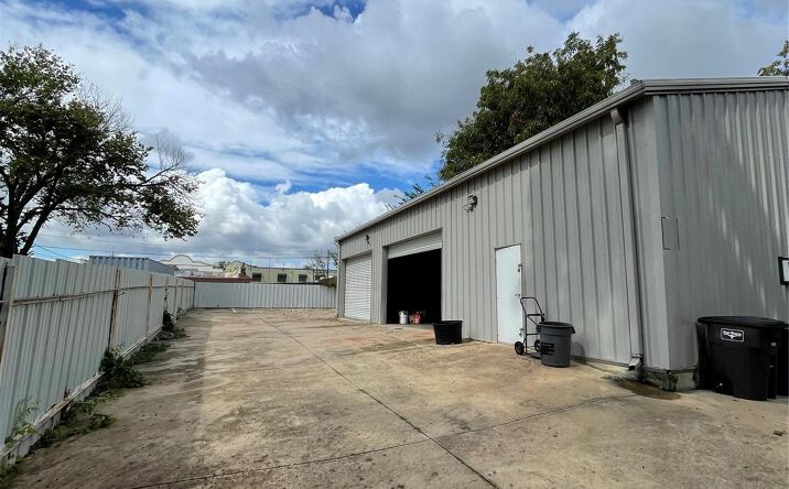 2009 N Commerce St, Fort Worth, TX 76164 | Crexi.com