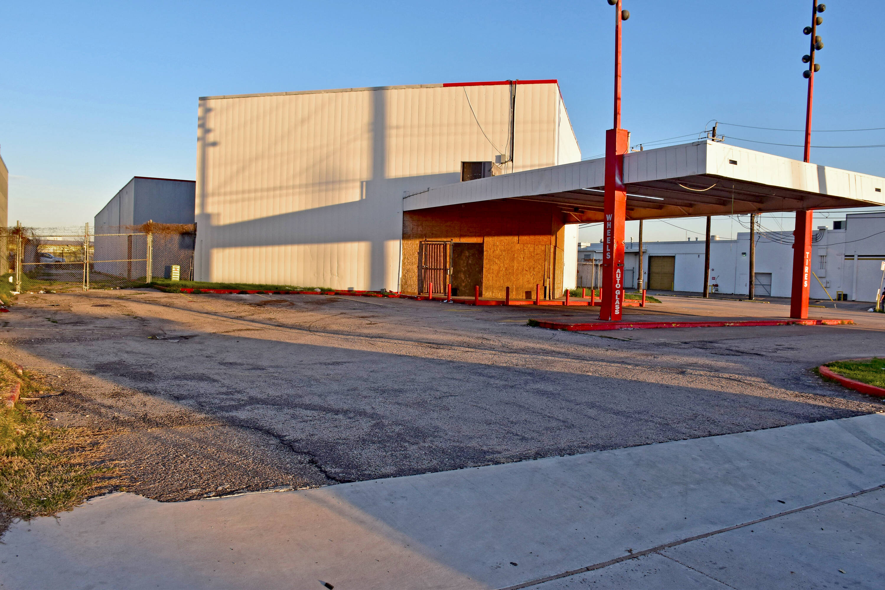 4702 Airline Dr, Houston, TX 77022 | Crexi.com