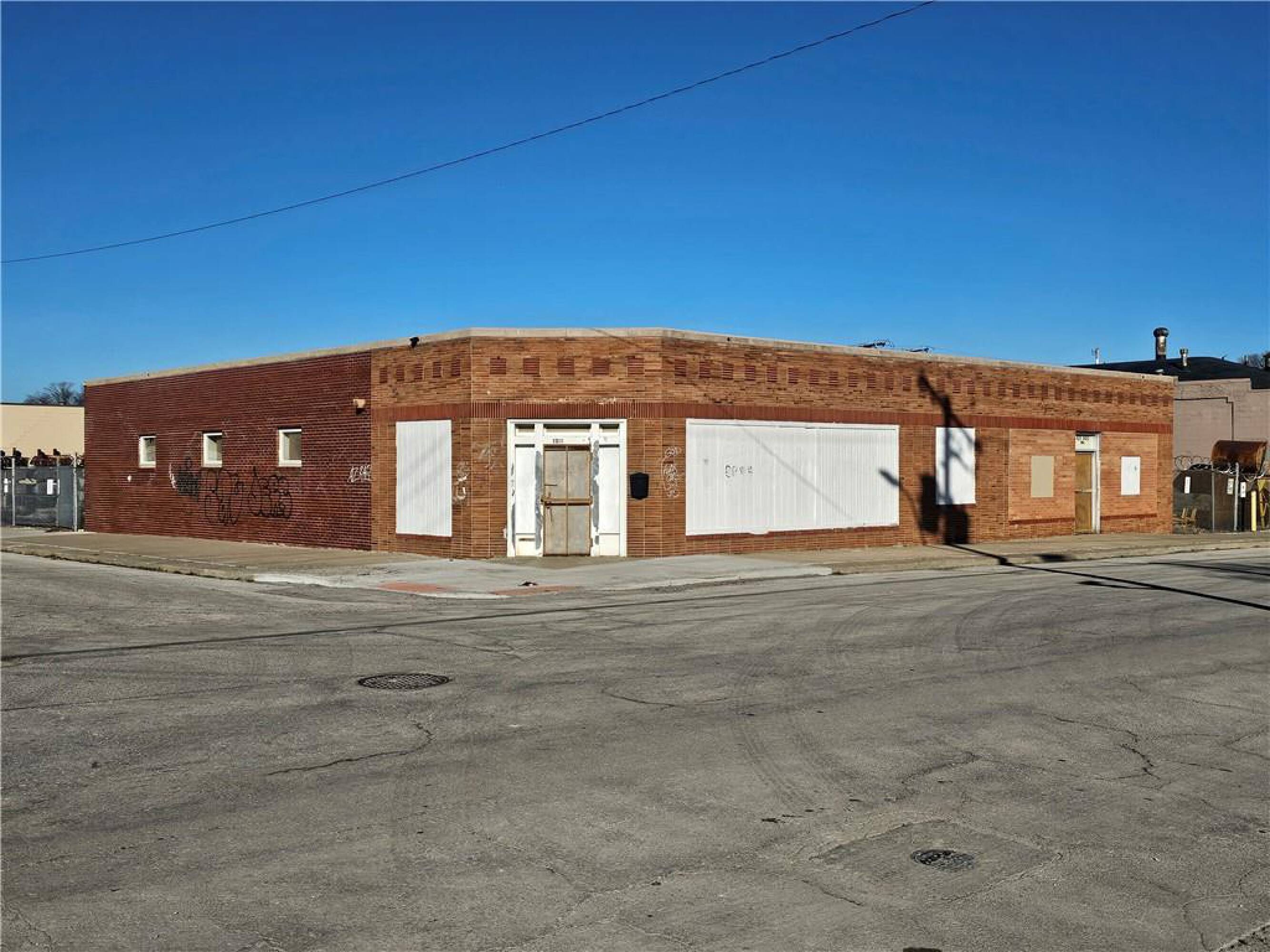 1300 E 8th St, KCMO, MO 64106 | Crexi.com