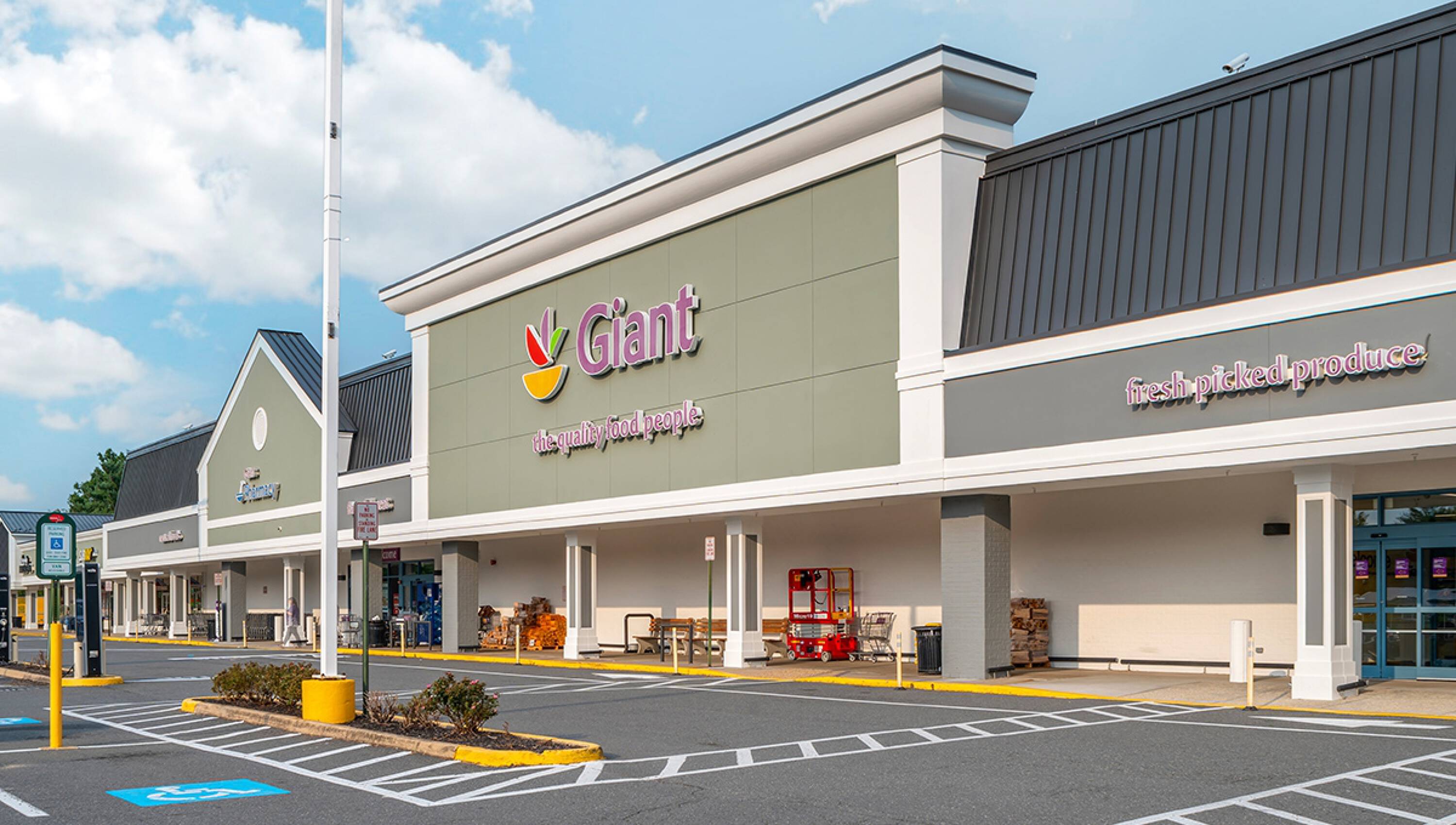 8040-8092 Rolling Rd, Springfield, VA 22153 | Crexi.com