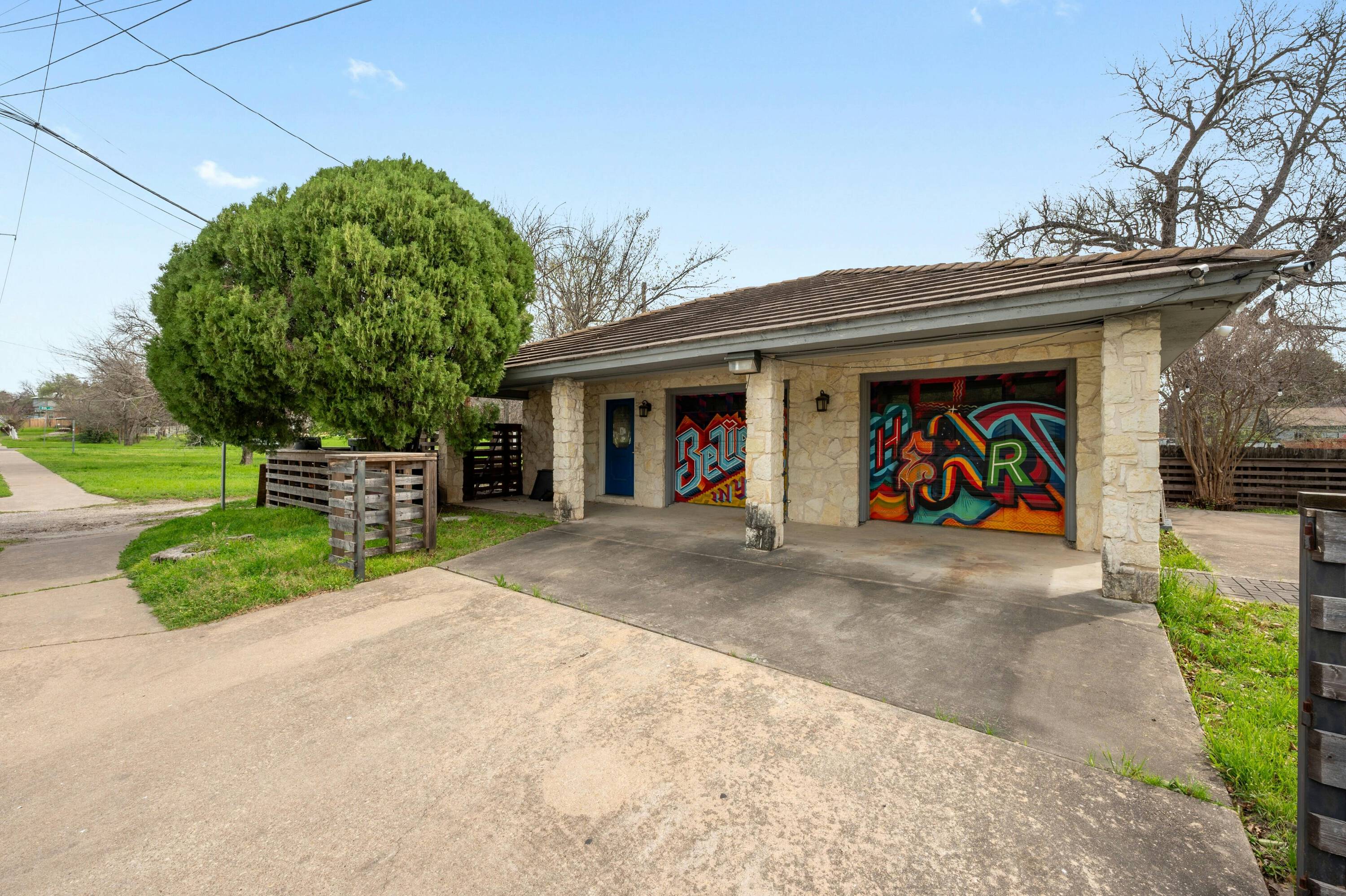 1600 E 7TH ST Austin TX 78702-3326 APN: 193241 | Crexi.com