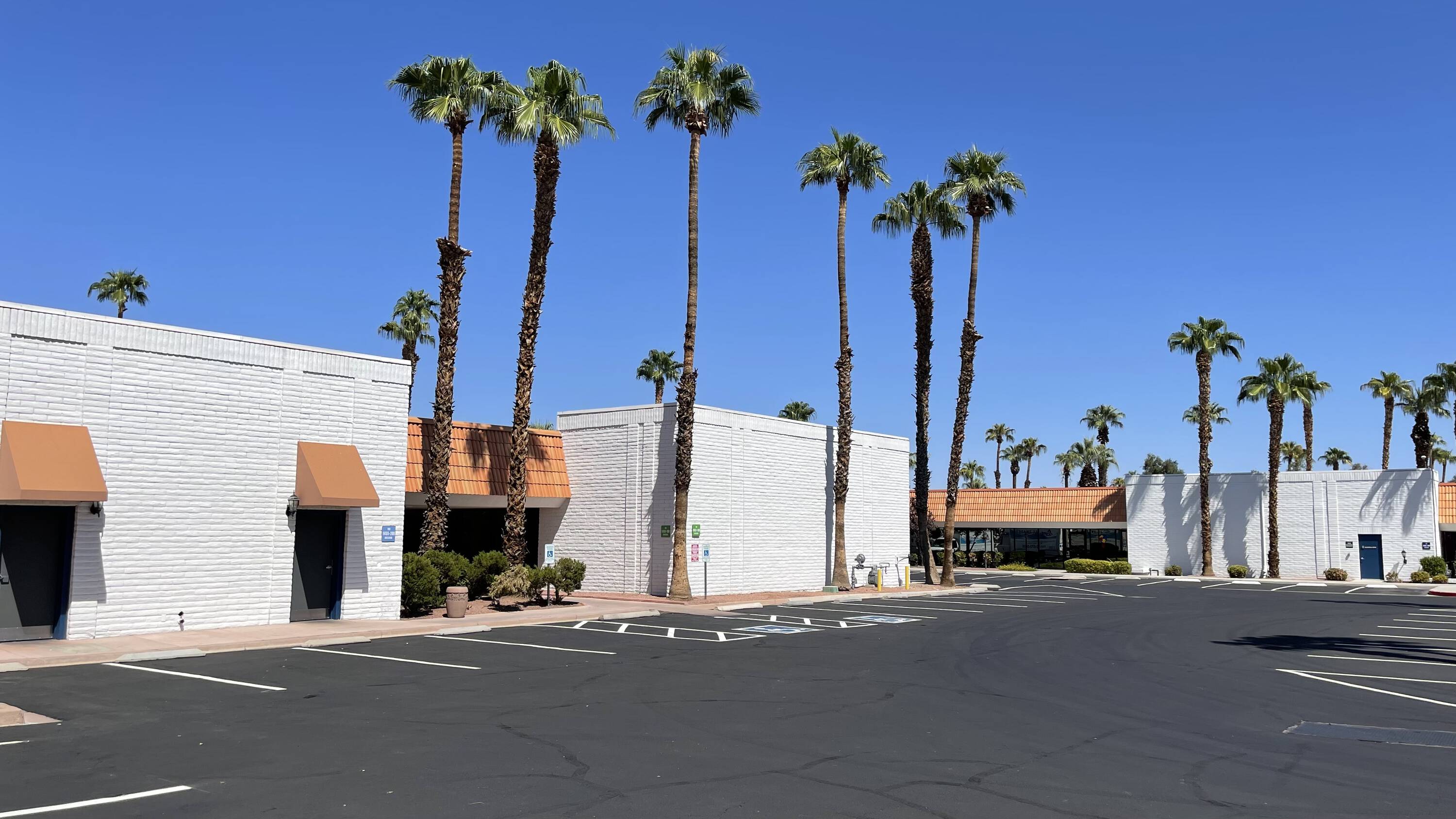 1515 E Tropicana Ave, Las Vegas, NV 89119 | Crexi.com