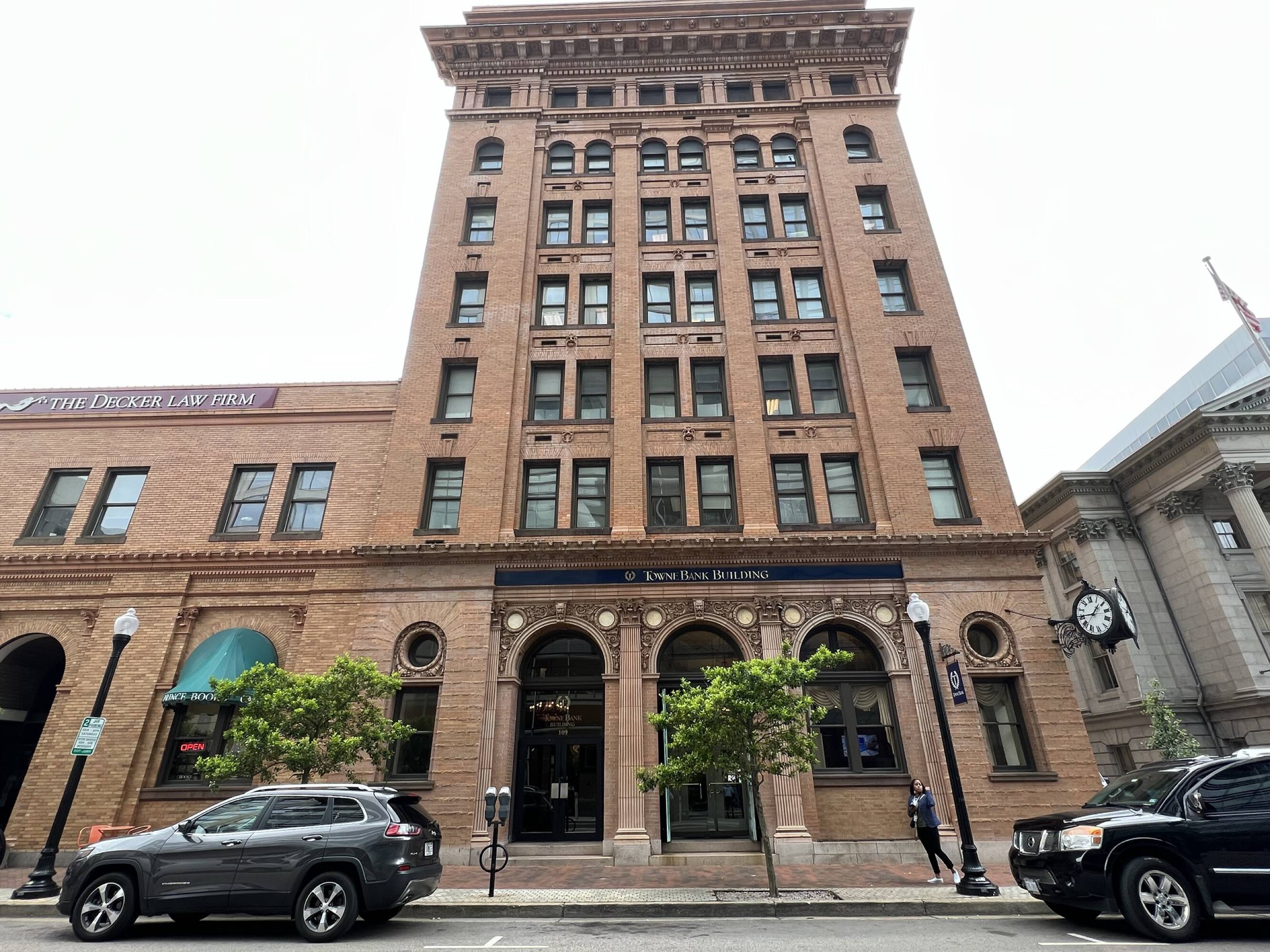 109 E Main St, Norfolk, VA 23510 | Crexi.com