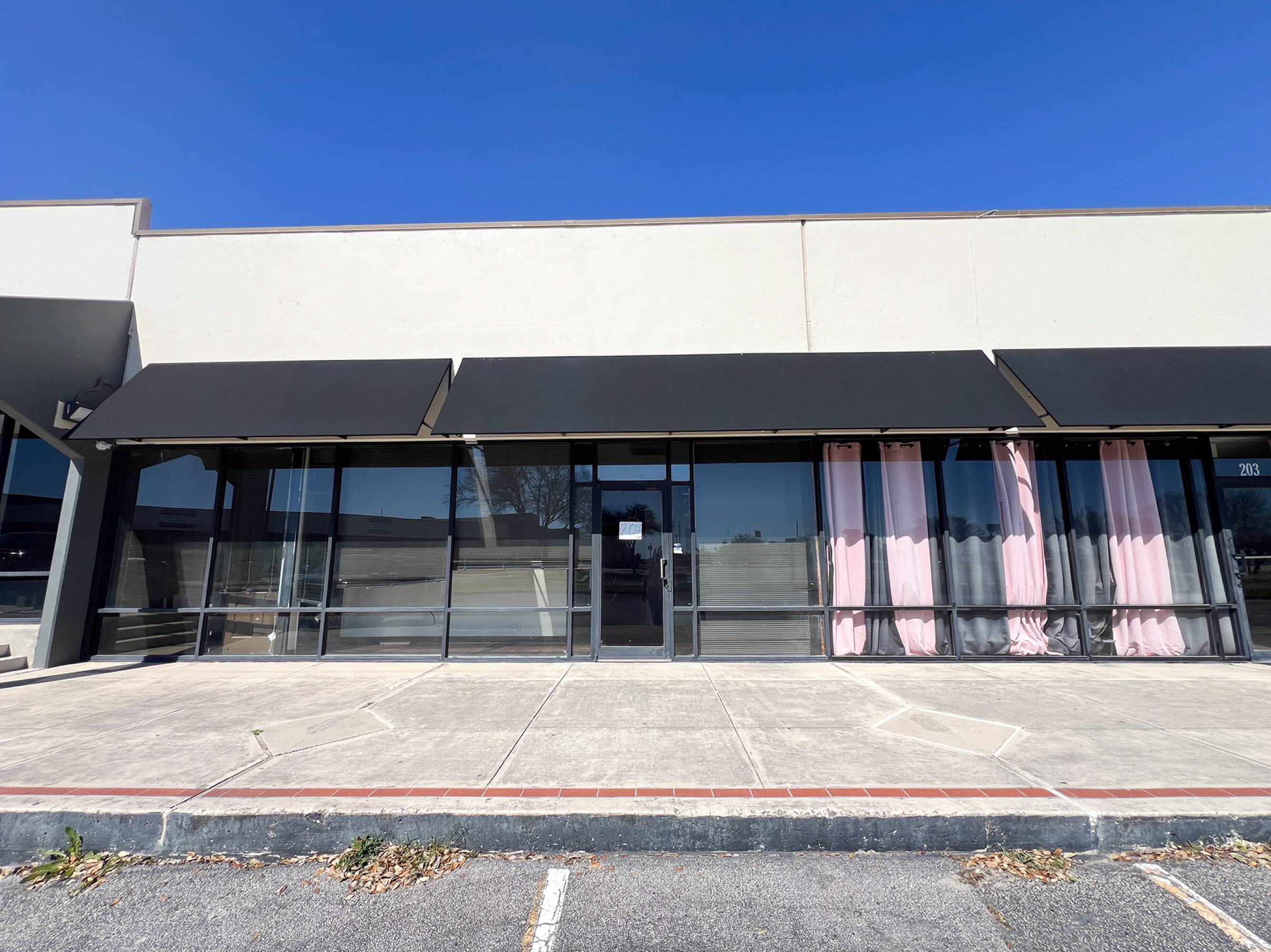 1305 SW Loop 410, San Antonio, TX 78227 | Crexi.com