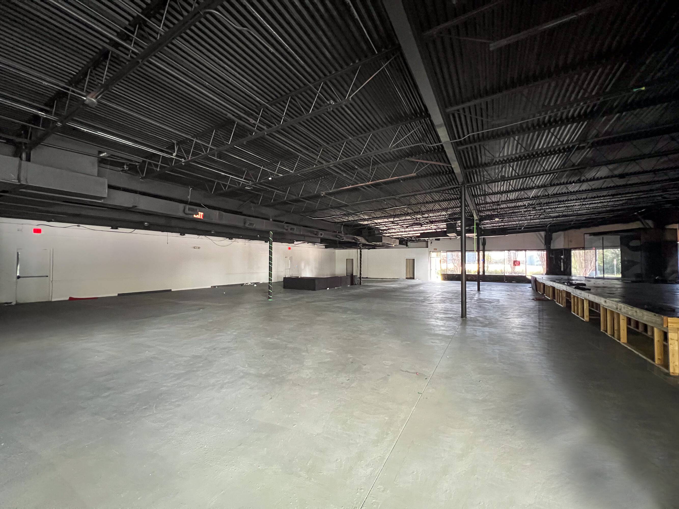 1305 SW Loop 410, San Antonio, TX 78227 | Crexi.com