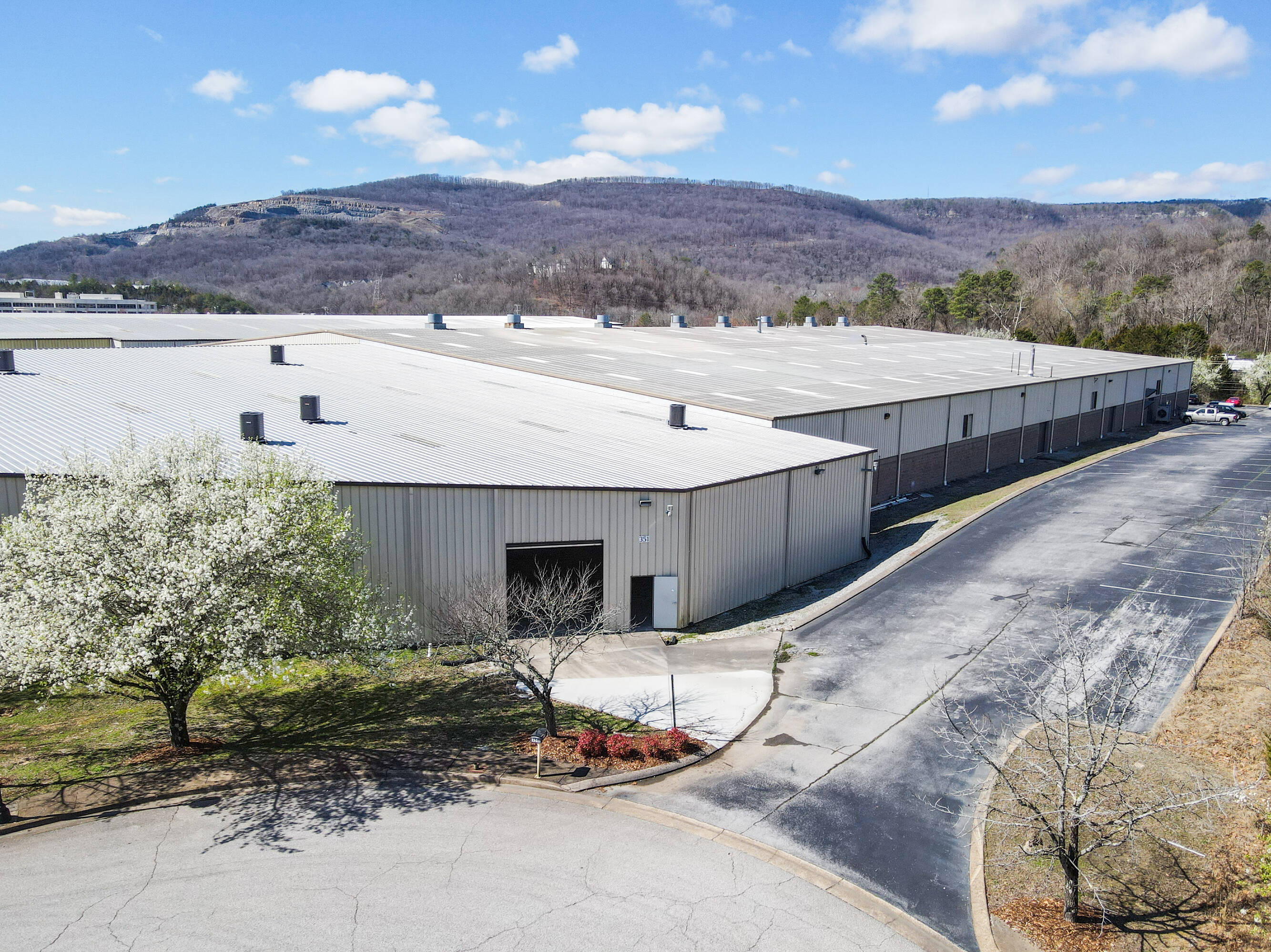 351 LABELING WAY Chattanooga TN 37419-2395 APN: 154 009.31 | Crexi.com