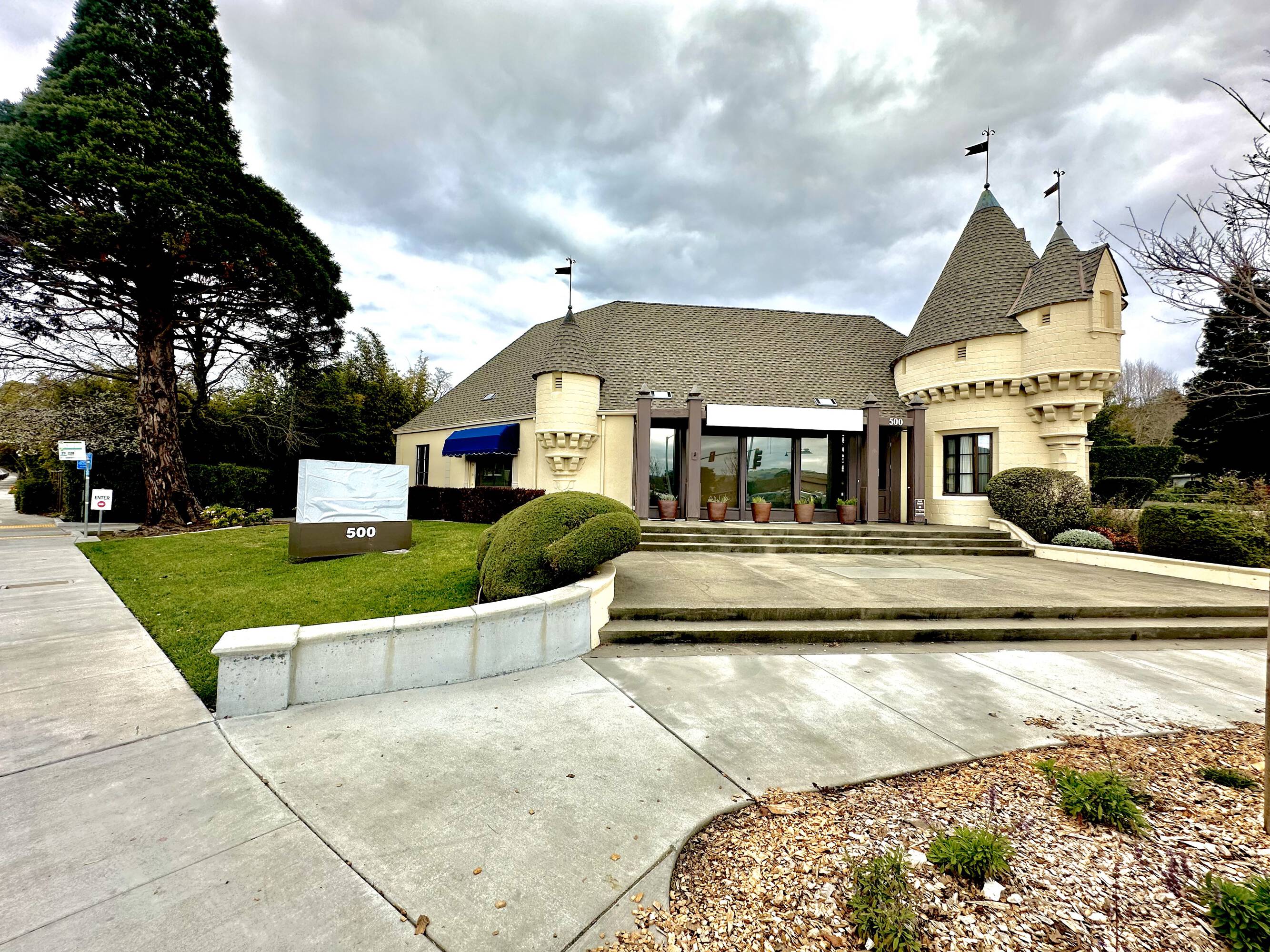 500 Sir Francis Drake Blvd, Kentfield, CA 94904 | Crexi.com