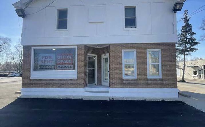 201 N Rochester St, Mukwonago, WI 53149 | Crexi.com