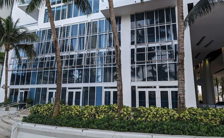 175 SW 7th St, Miami, FL 33130 | Crexi.com