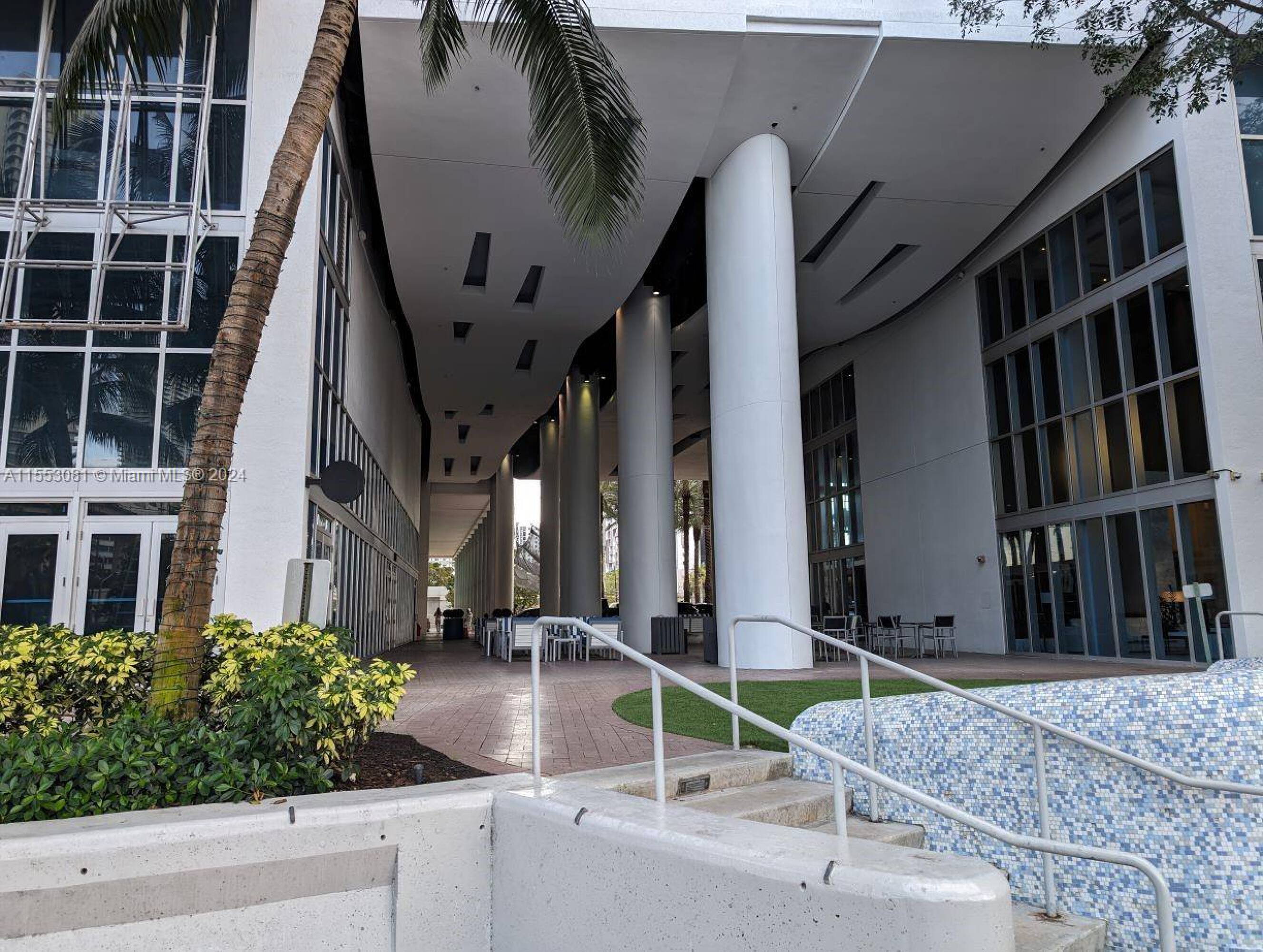 175 SW 7th St, Miami, FL 33130 | Crexi.com