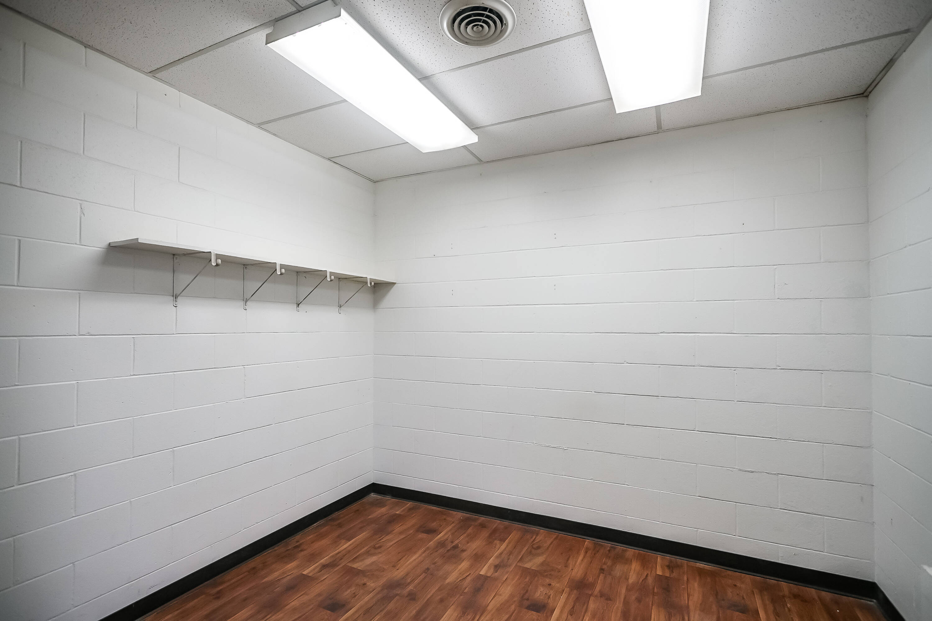 1140 E Linn St, Canton, IL 61520 | Crexi.com