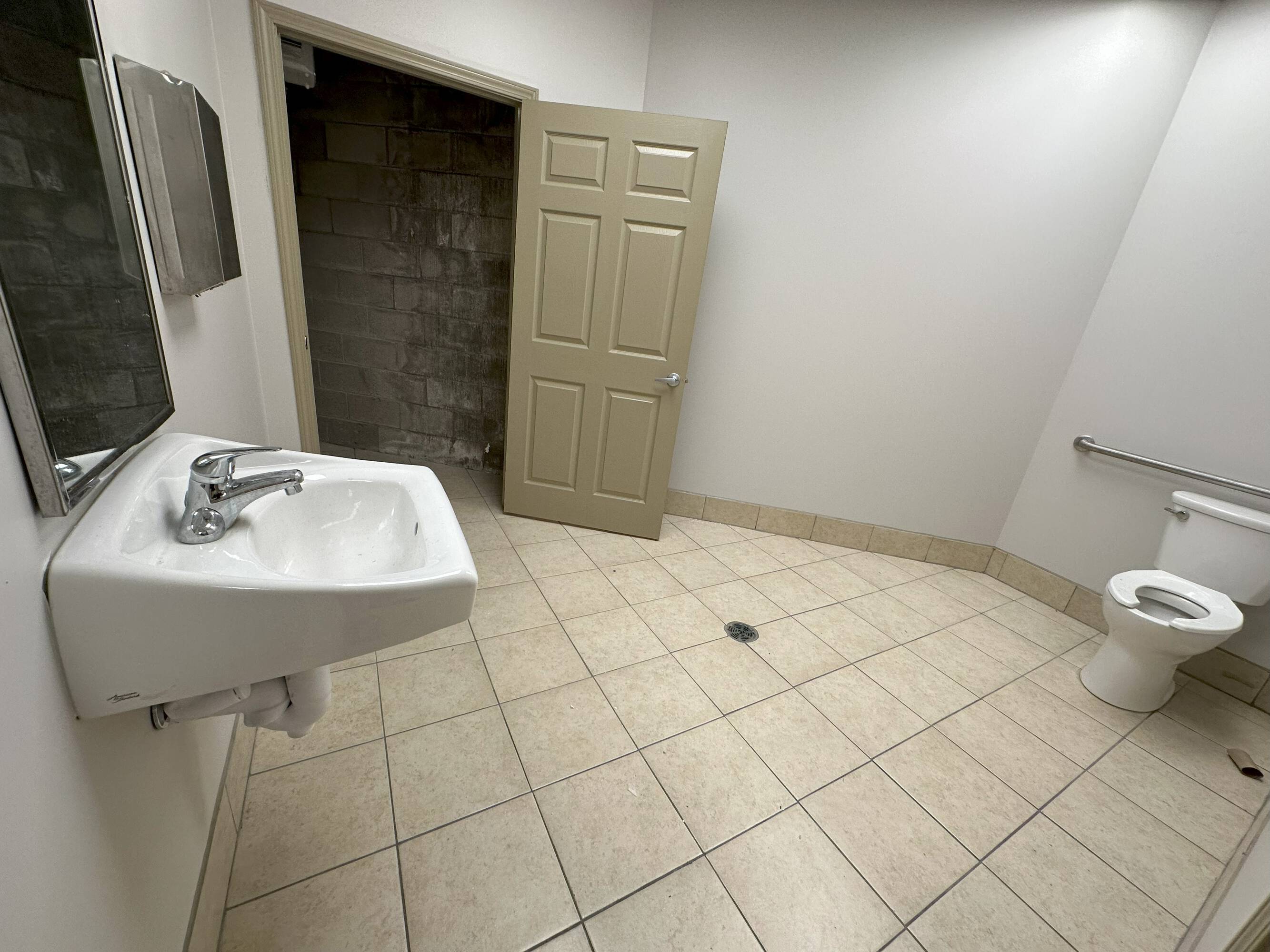 1341 N Highland Ave, Jackson, TN 38301 | Crexi.com