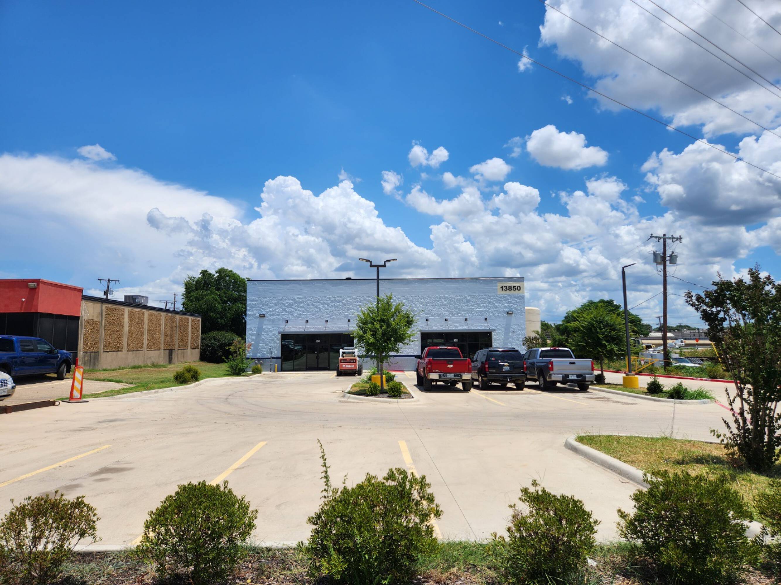 13850 N Stemmons Fwy, Farmers Branch, TX 75234 | Crexi.com