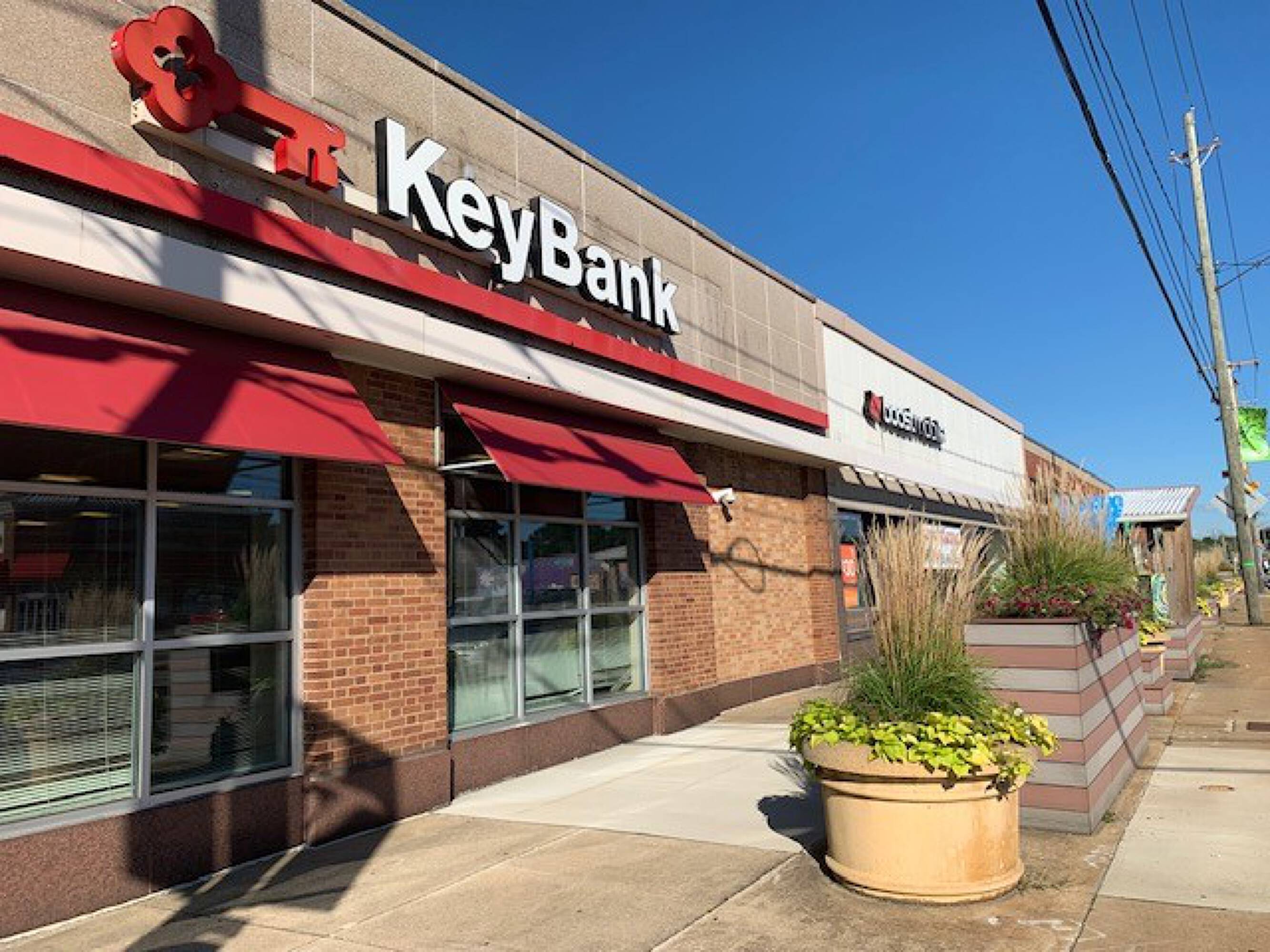 4461 Mayfield Rd, South Euclid, OH 44121 | Crexi.com
