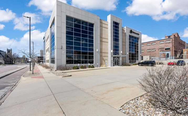 Lease Commercial Real Estate and Property in Cedar Rapids, IA | Crexi.com