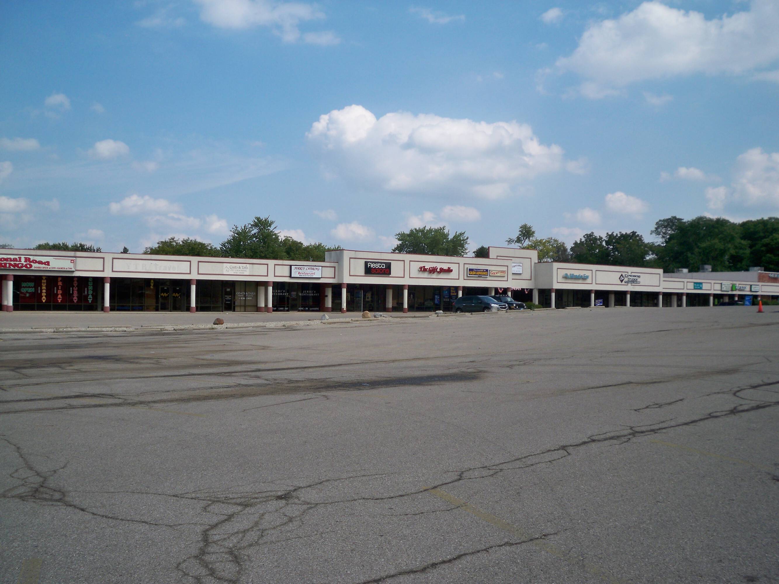 320 W NATIONAL RD Englewood OH 45322-1492 APN: M57 00801 0002 | Crexi.com