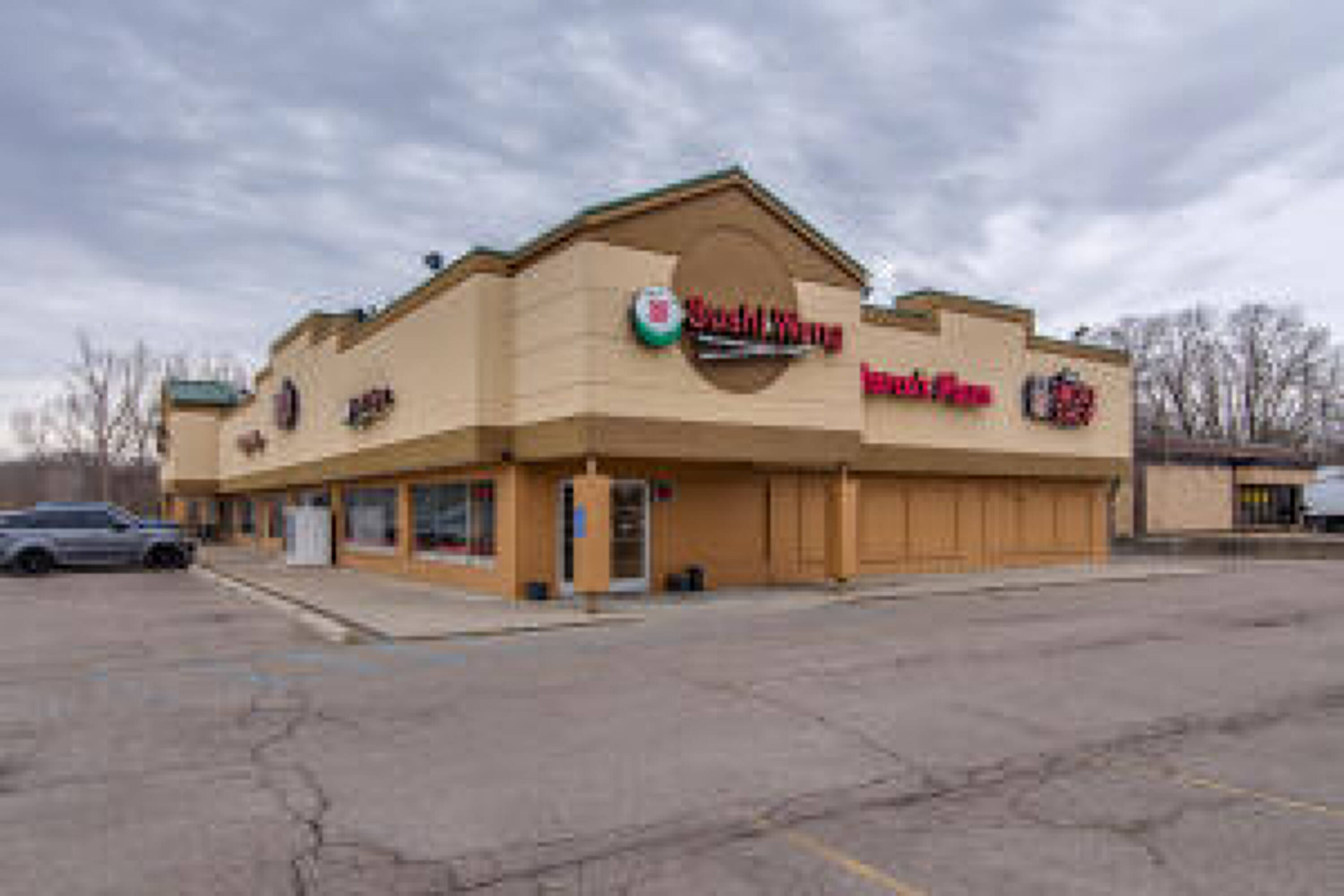 5578 Cooley Lake Rd, Waterford Twp, MI 48327 | Crexi.com