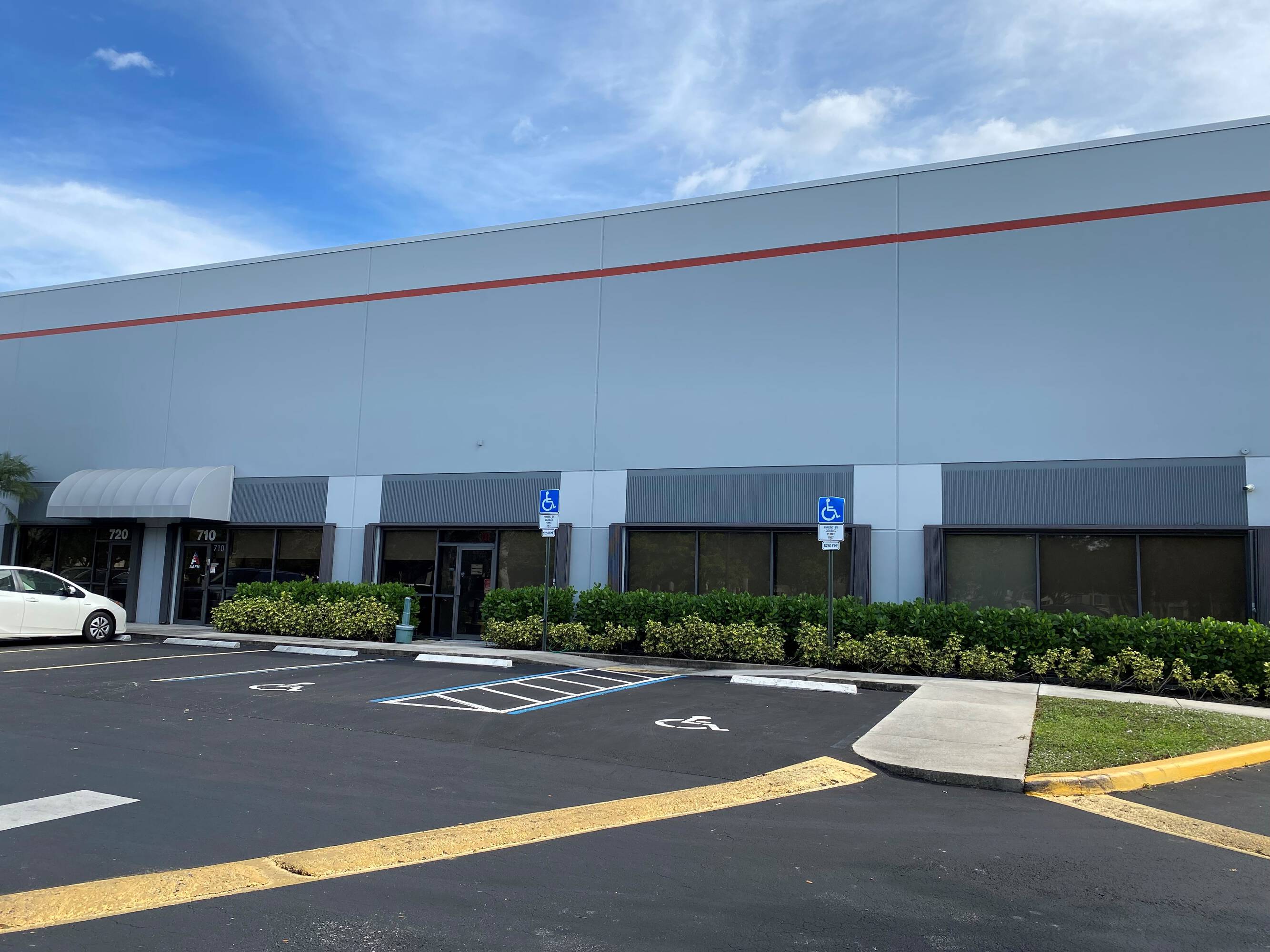 720 International Pkwy, Sunrise, FL 33325 | Crexi.com