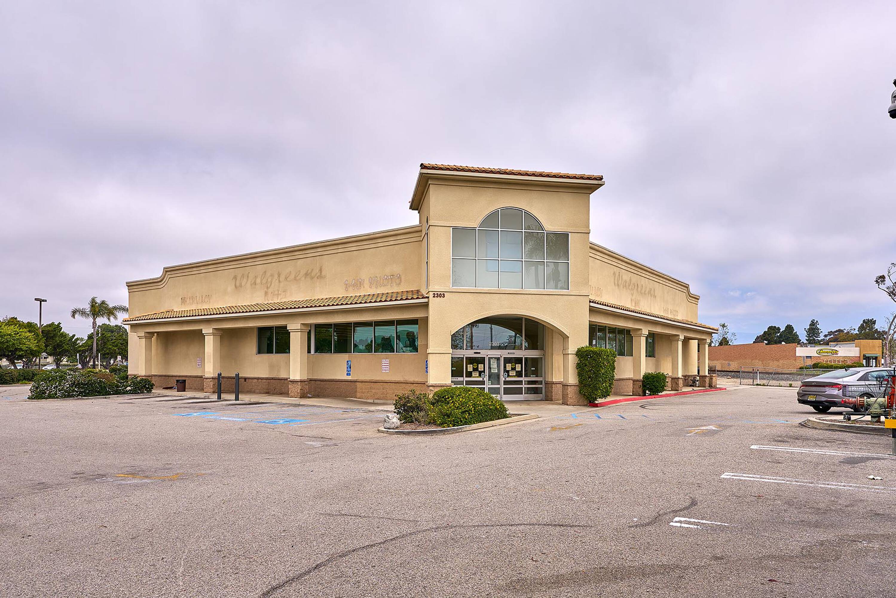 2303 E Vineyard Ave, Oxnard, CA 93036 | Crexi.com