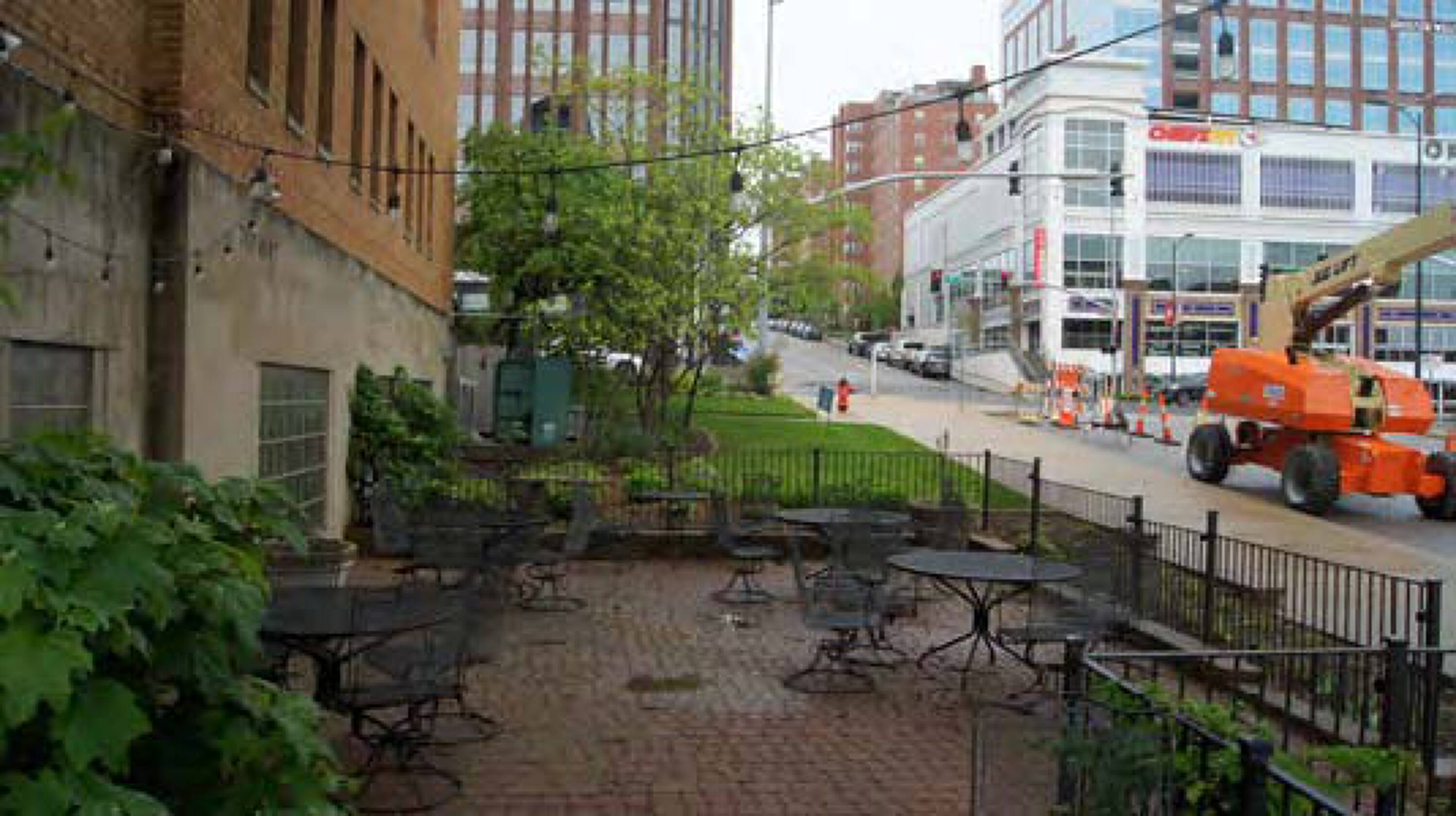 707 W 47th St, Kansas City, MO 64112 | Crexi.com