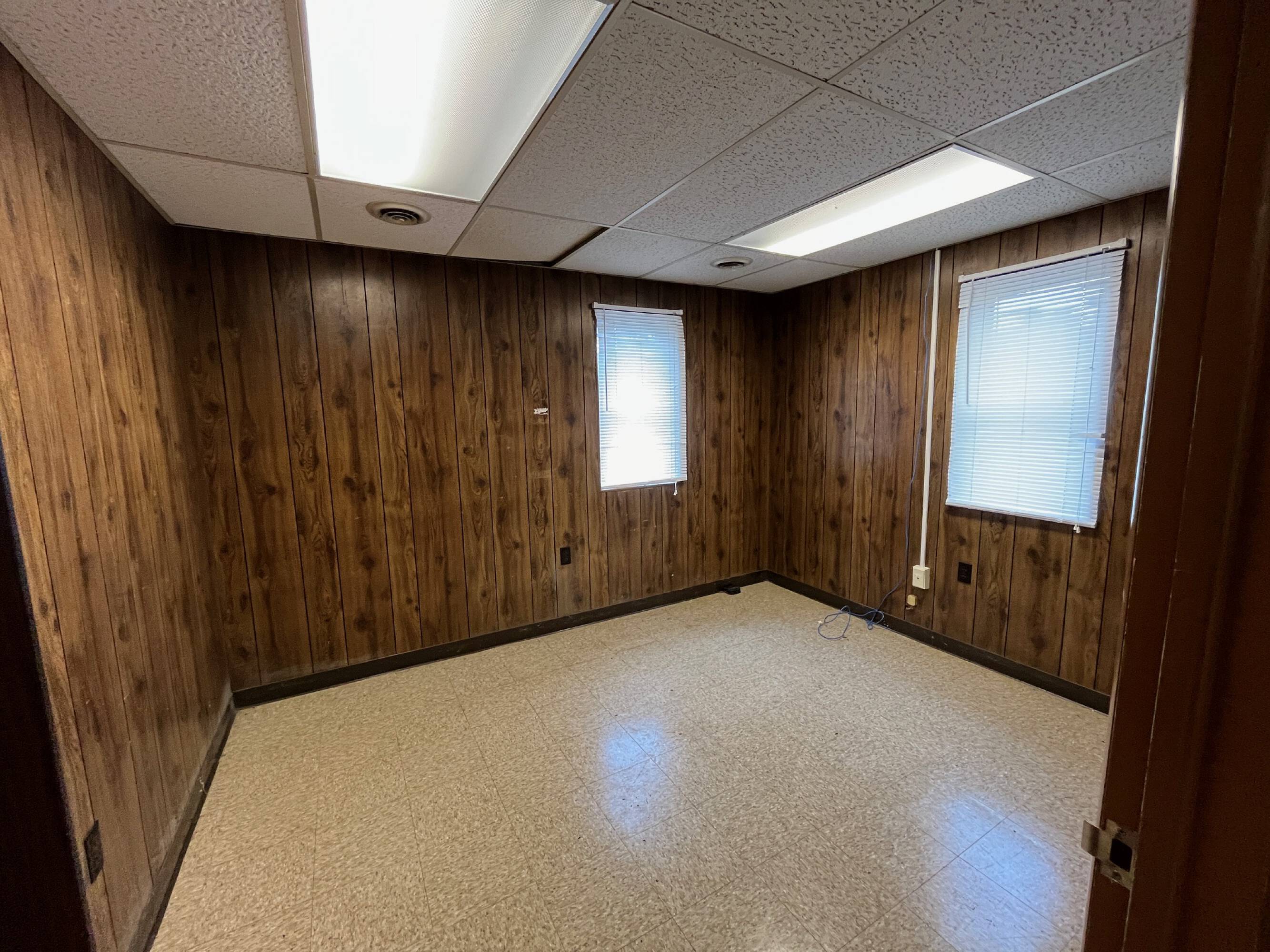 625 WILLOW SPRINGS LN York PA 17406-6048 APN: 26000MH0023E0 | Crexi.com